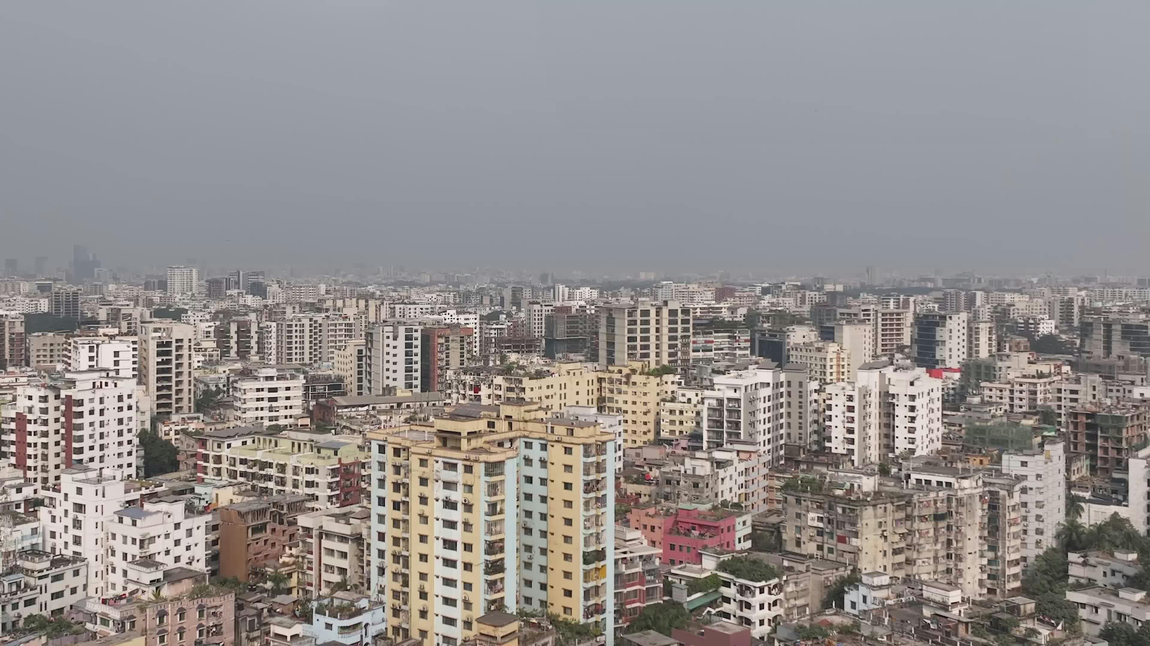 Imágenes Aéreas Con Drones 4 K Del Paisaje Urbano De Dhaka · Vídeo de ...