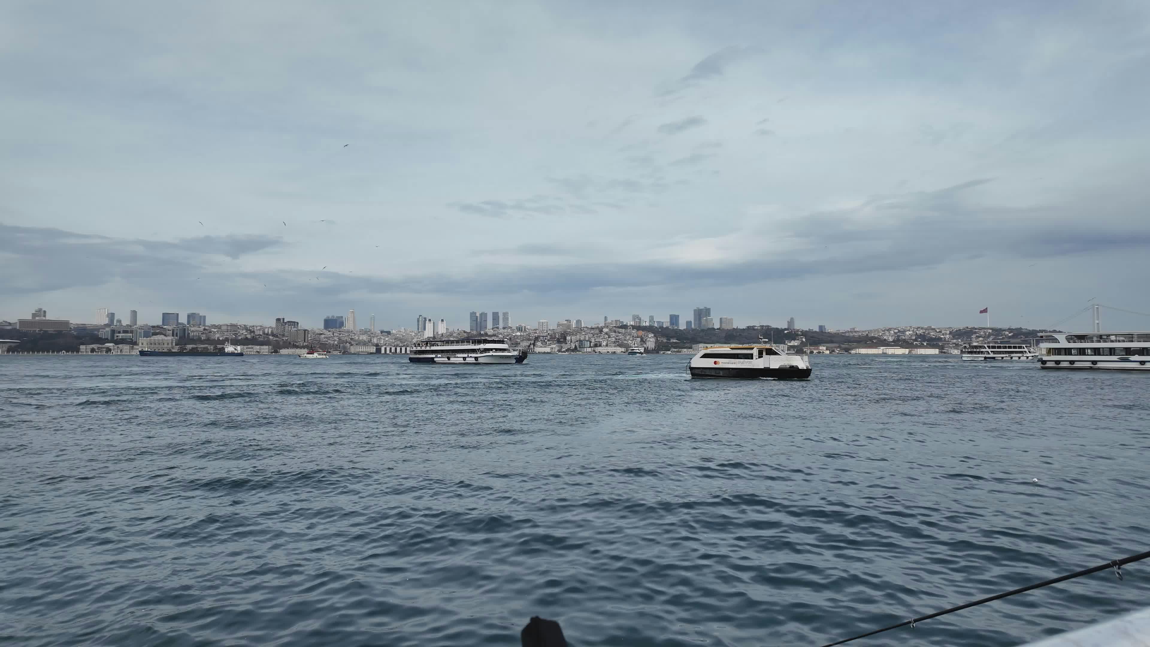 Traghetti Sullo Stretto Del Bosforo A Istanbul · Video gratuito