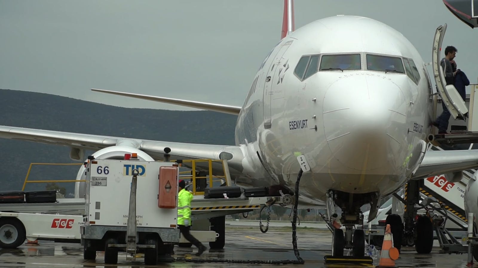 Cargo Plane Videos, Download The BEST Free 4k Stock Video Footage ...