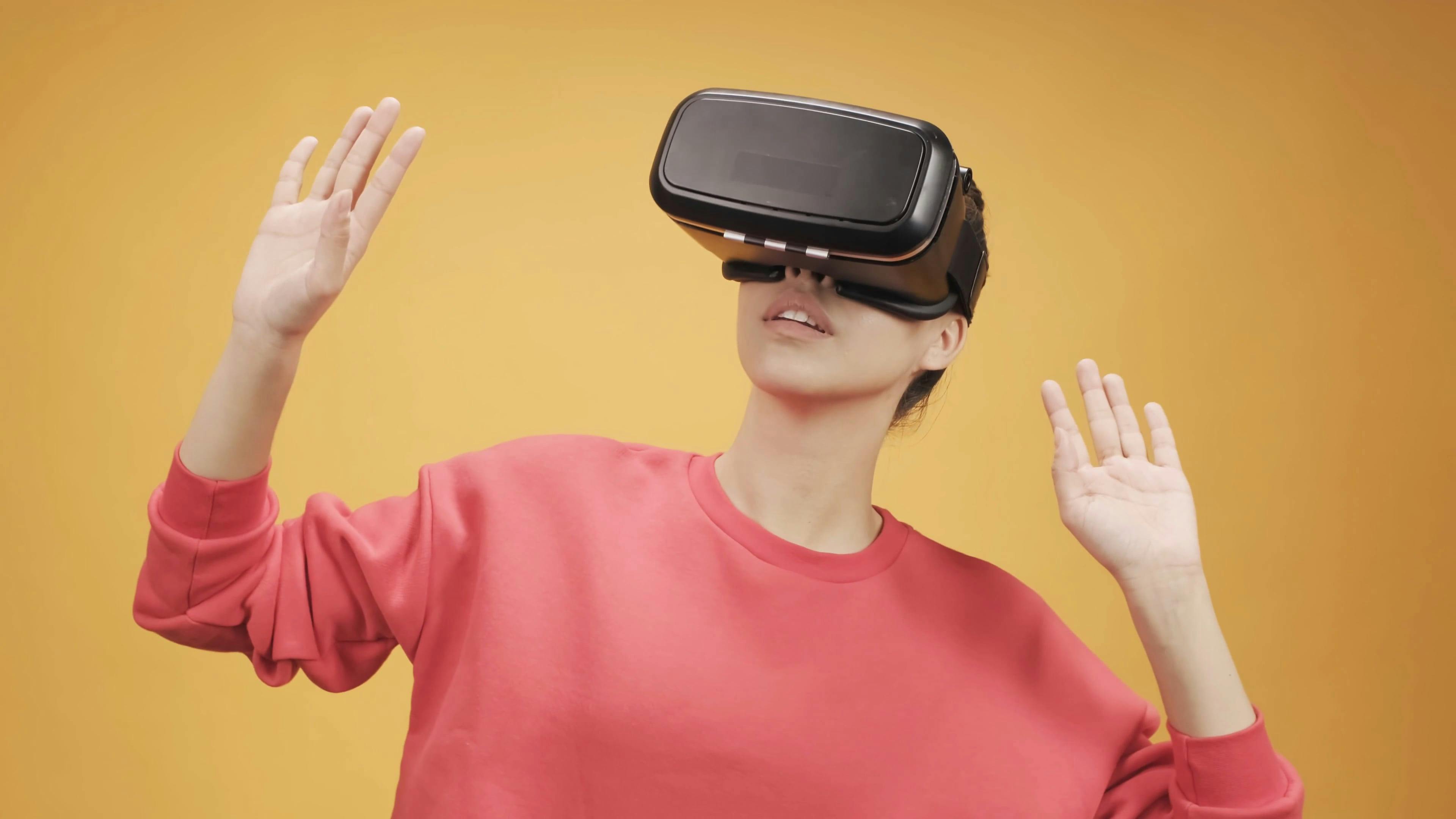 Woman Using A Virtual Reality · Free Stock Video