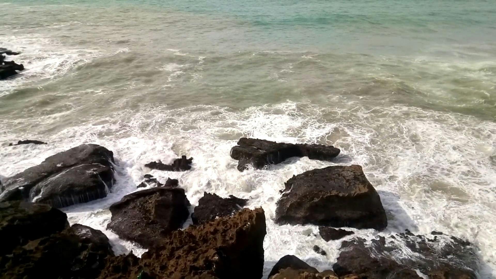 Waves Crashing On Rocks Free Stock Video Footage, Royalty-Free 4K & HD ...