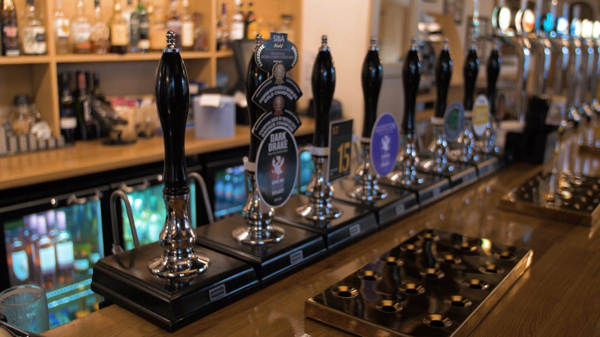 Pub Pump Videos, Download The BEST Free 4k Stock Video Footage & Pub ...