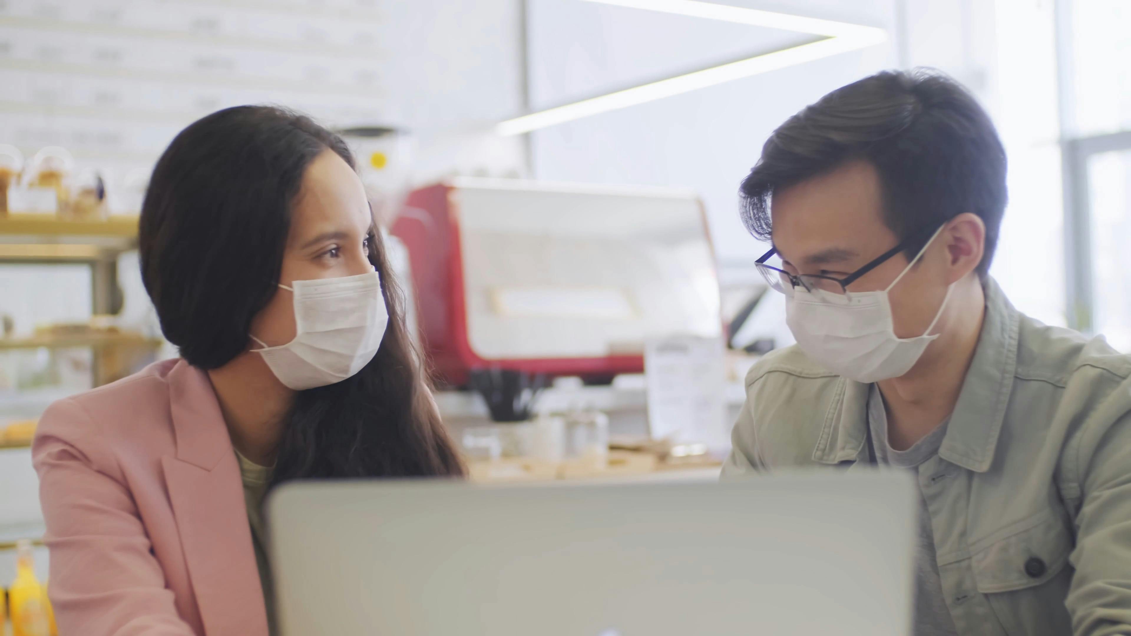 Laptop Teamwork Videos, Download The BEST Free 4k Stock Video Footage ...