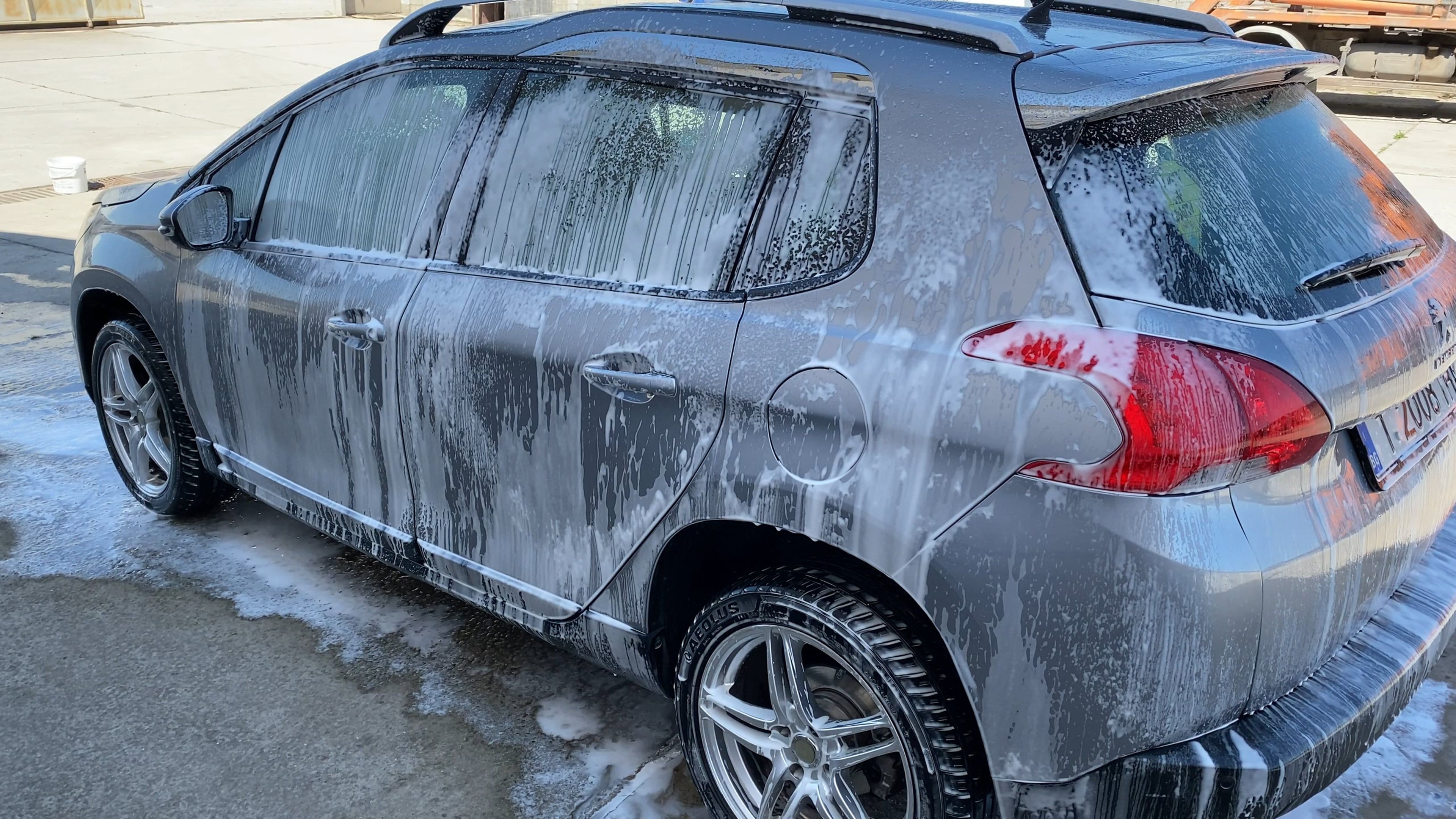 Video Of A Vehicle Getting Washed · Free Stock Video