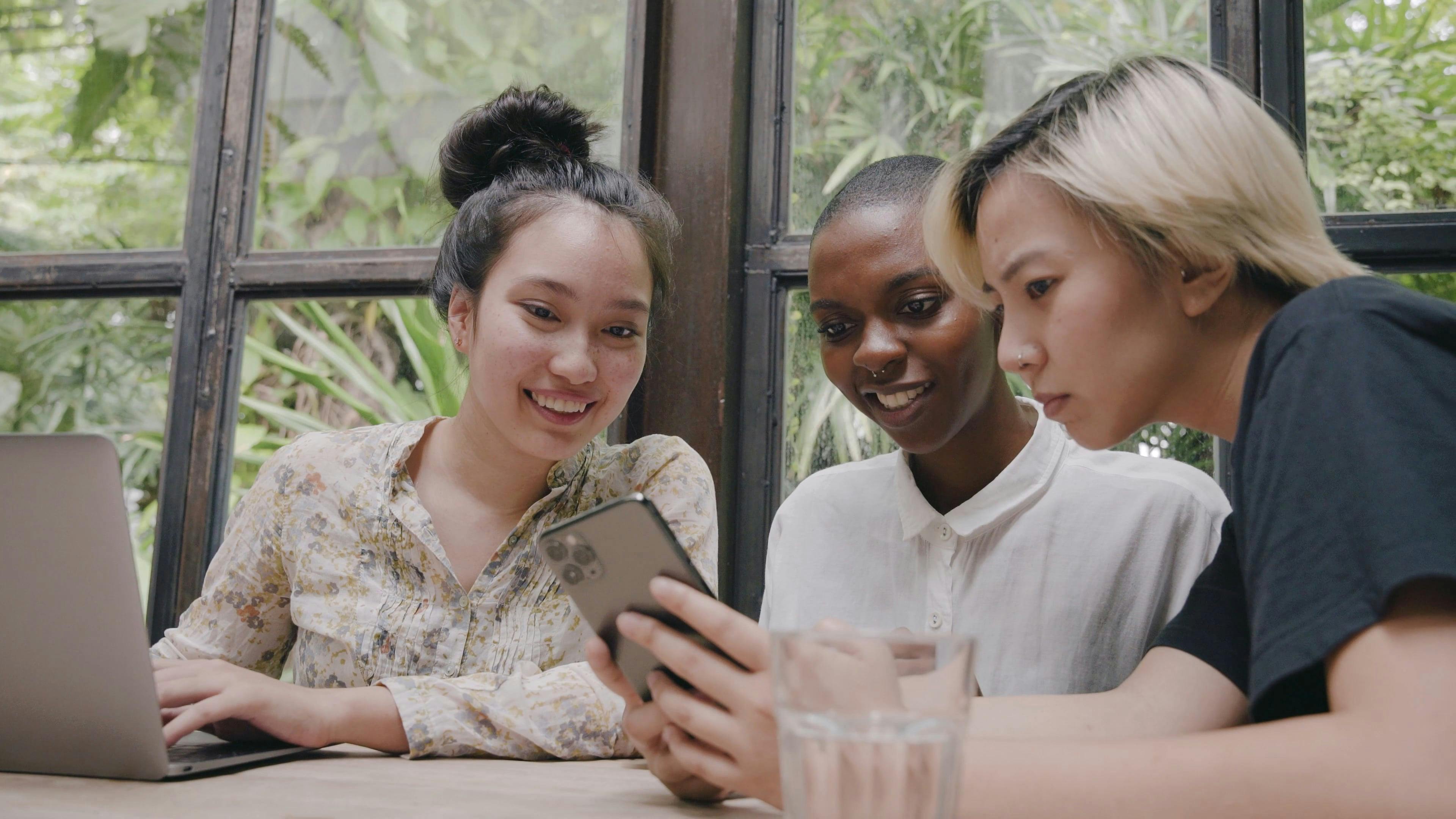 Social Media · Pexels