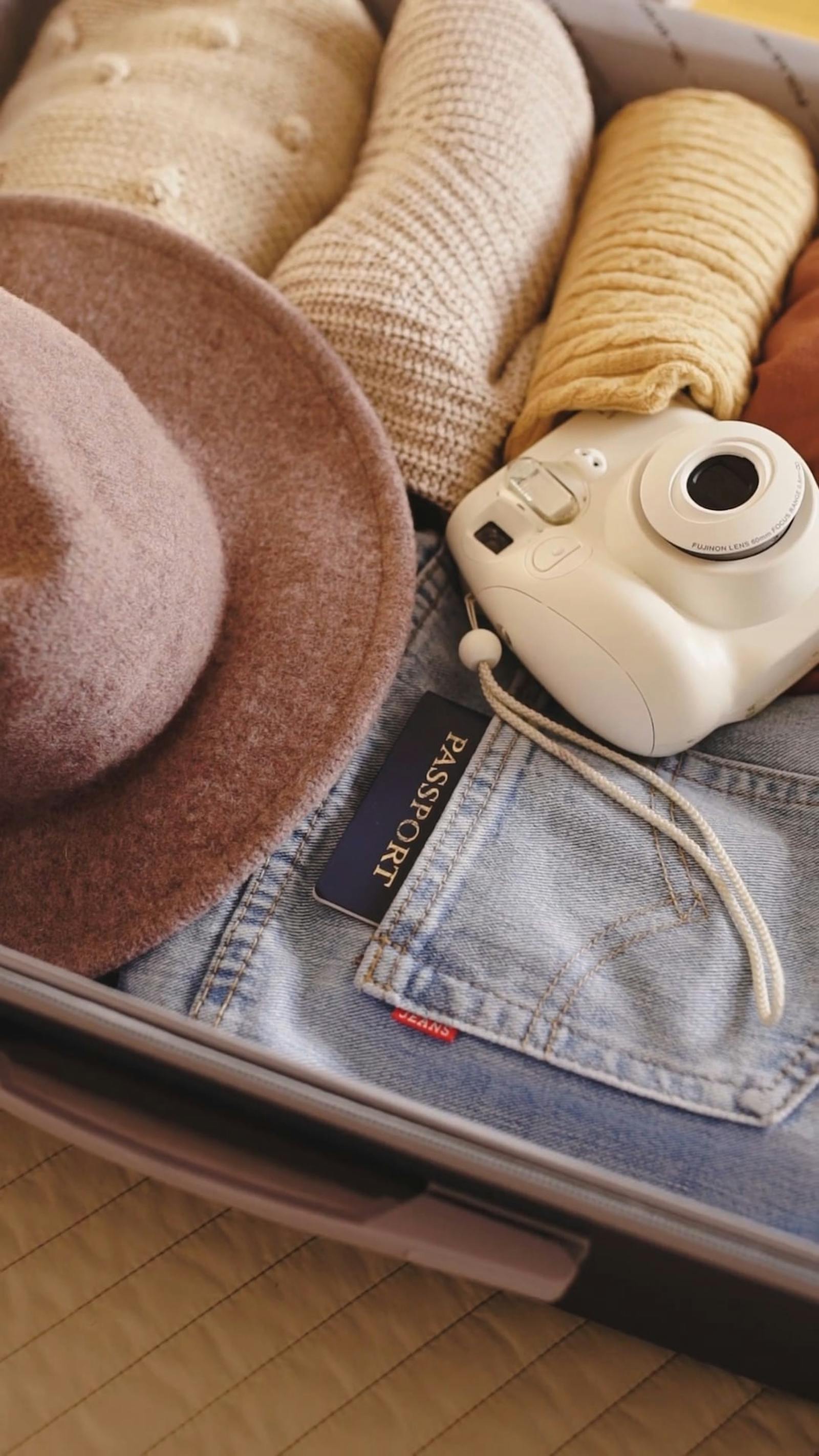 Packing Bags Videos, Download The BEST Free 4k Stock Video Footage ...