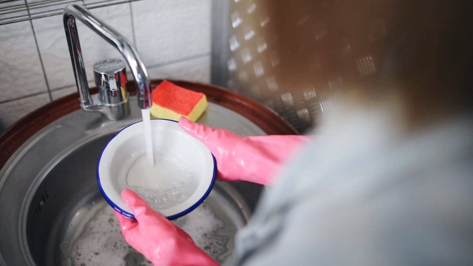 Washing Dishes Videos, Download The BEST Free 4k Stock Video Footage ...