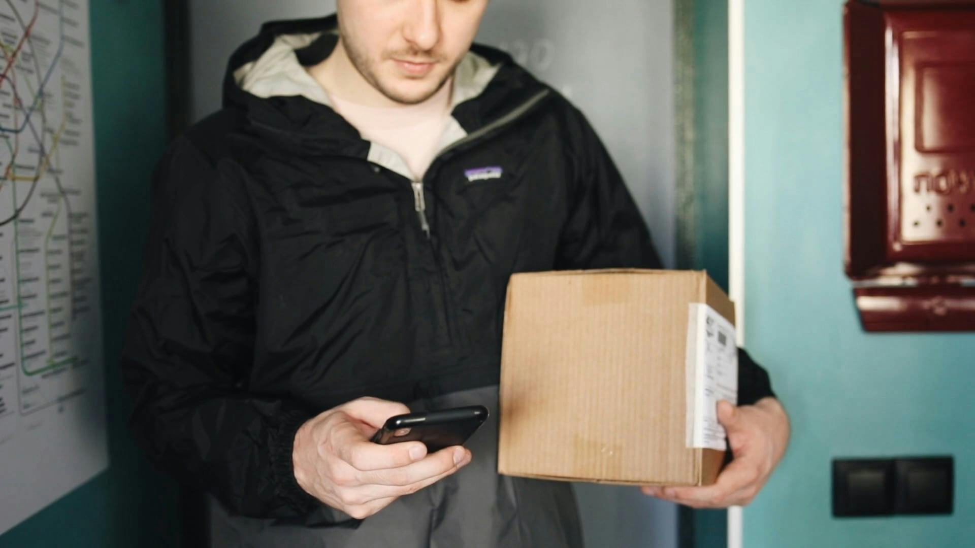A Delivery Man Texting the Customer Free Stock Video Footage, Royalty ...