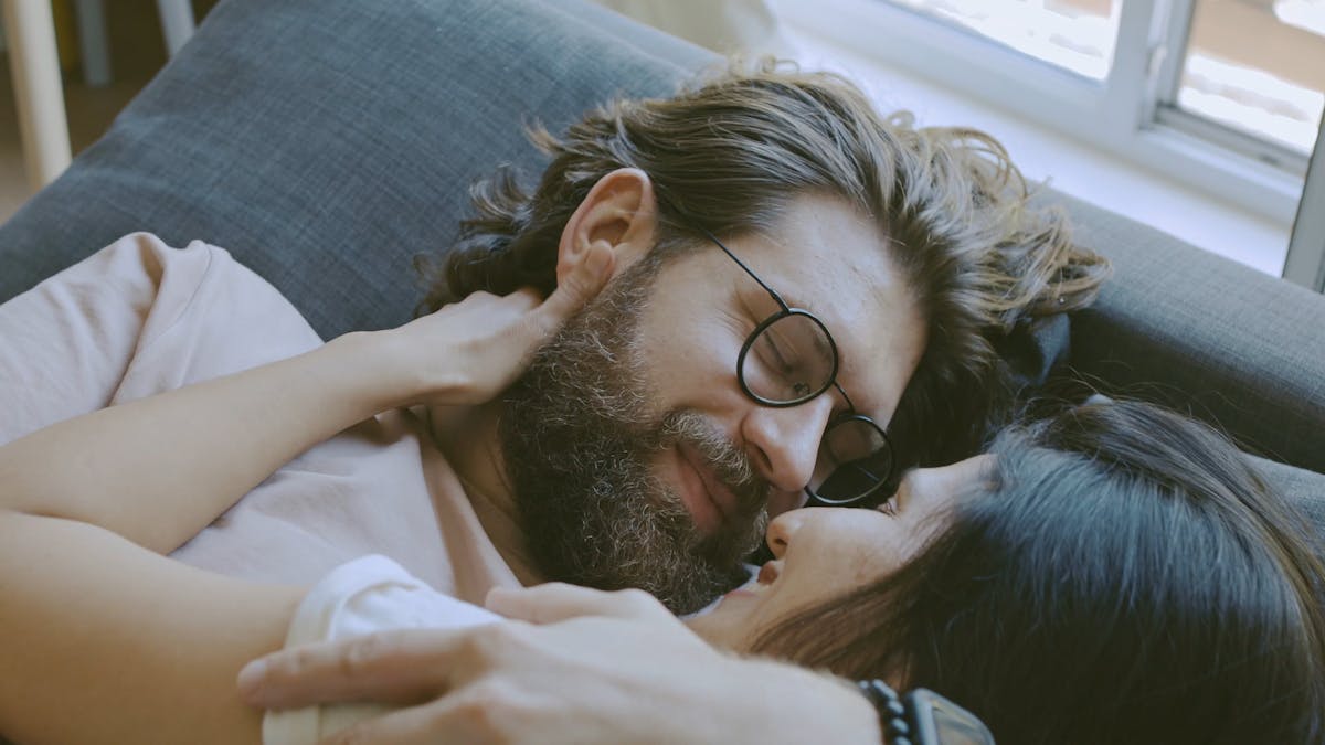 French Kissing In Bed Videos, Download The BEST Free 4k Stock Video ...