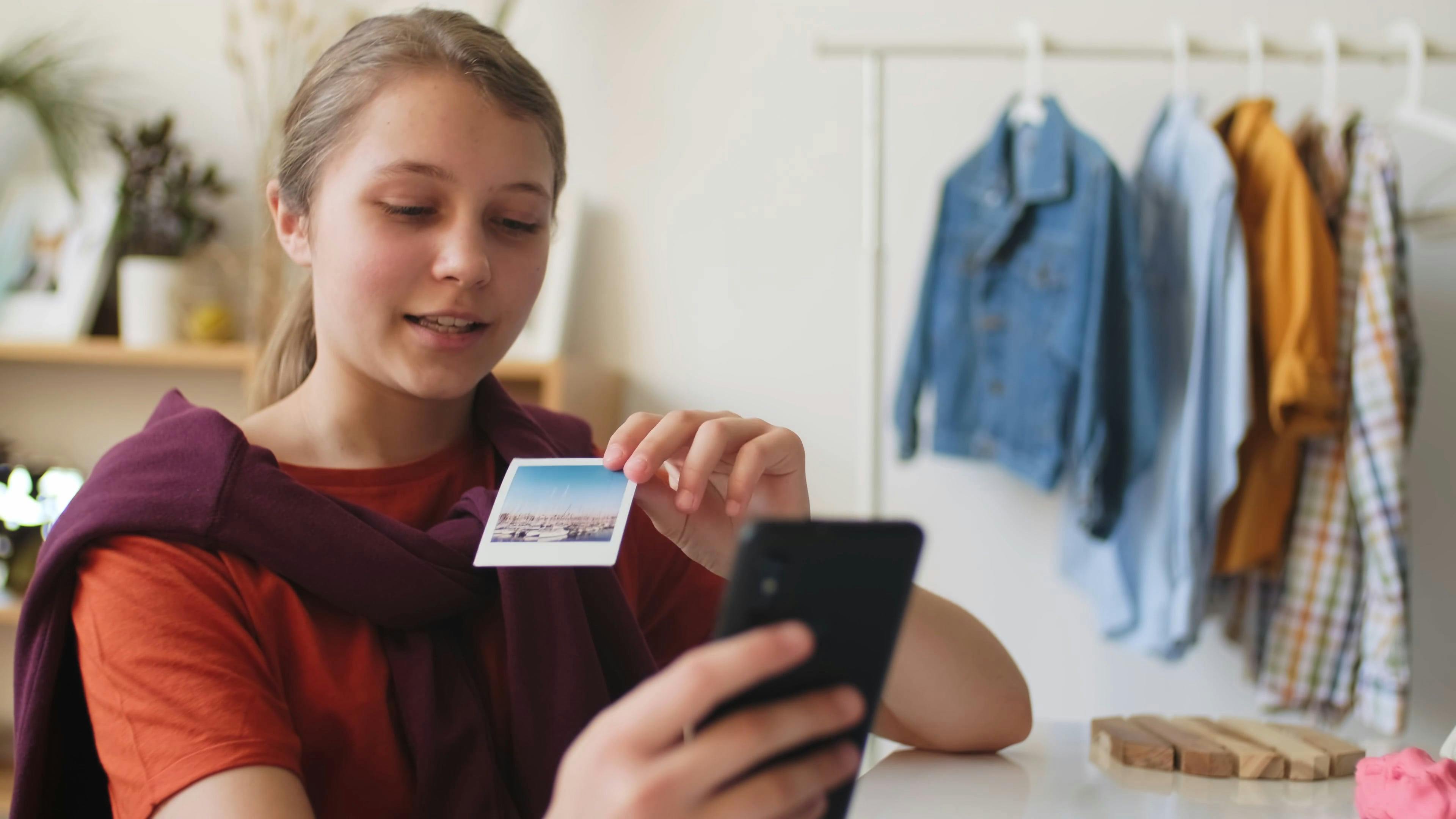 Girl Doing Facetime Free Stock Video Footage, Royalty-Free 4K & HD ...