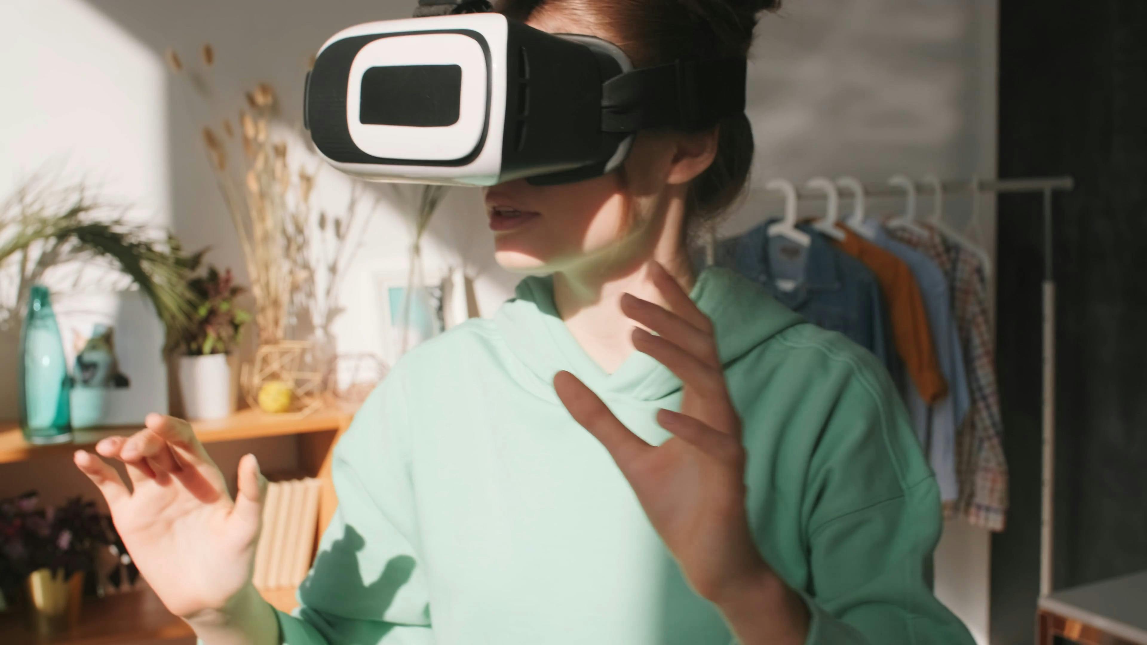 Gaming Girl Videos, Download The BEST Free 4k Stock Video Footage ...