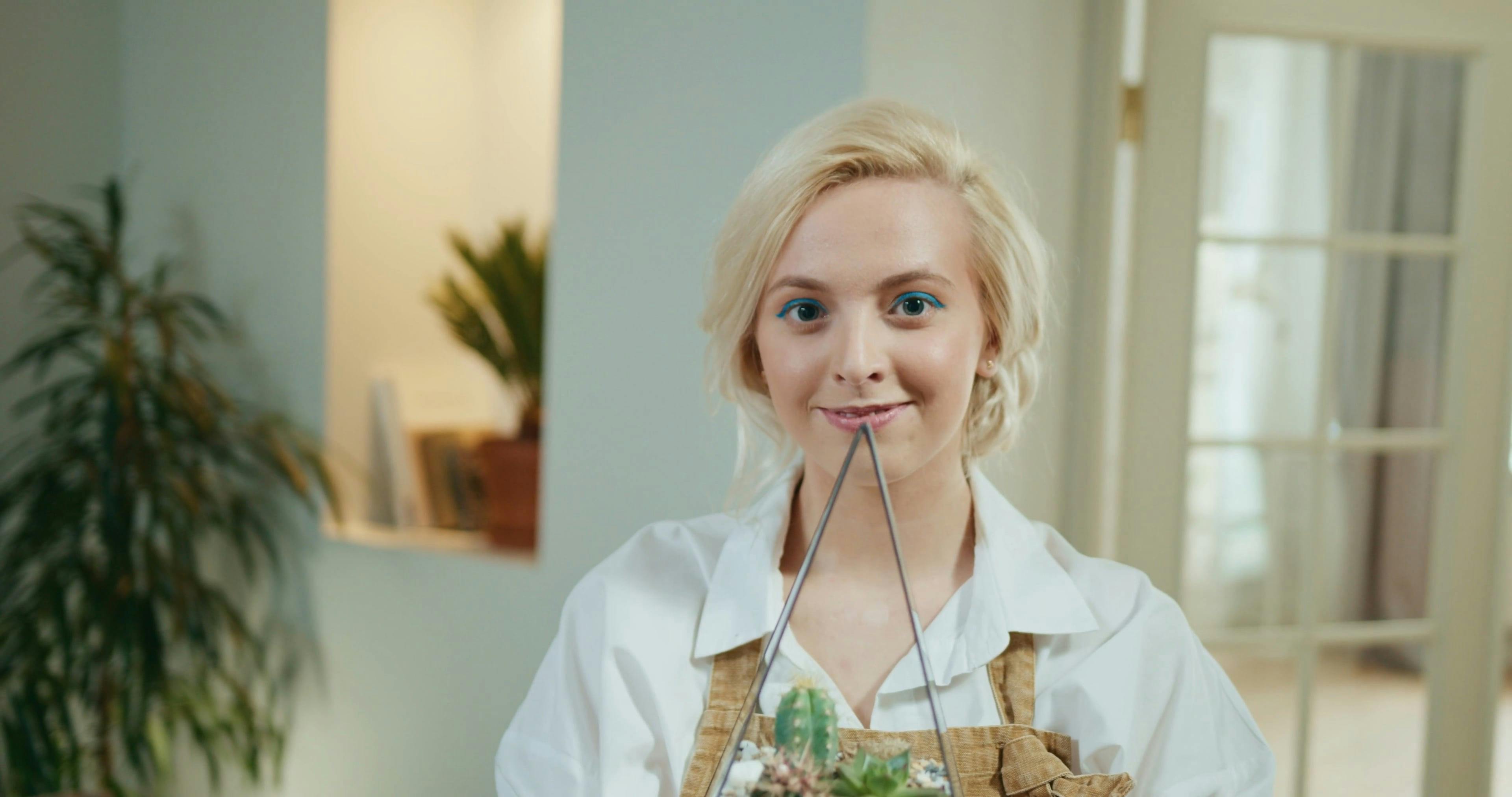 Prism Working Videos, Download The BEST Free 4k Stock Video Footage ...