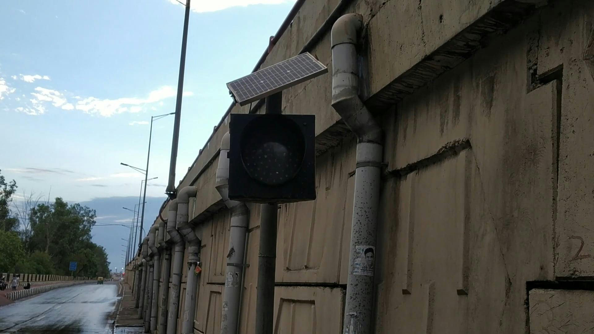 Blinking Yellow Traffic Light Free Stock Video Footage, Royalty-Free 4K ...