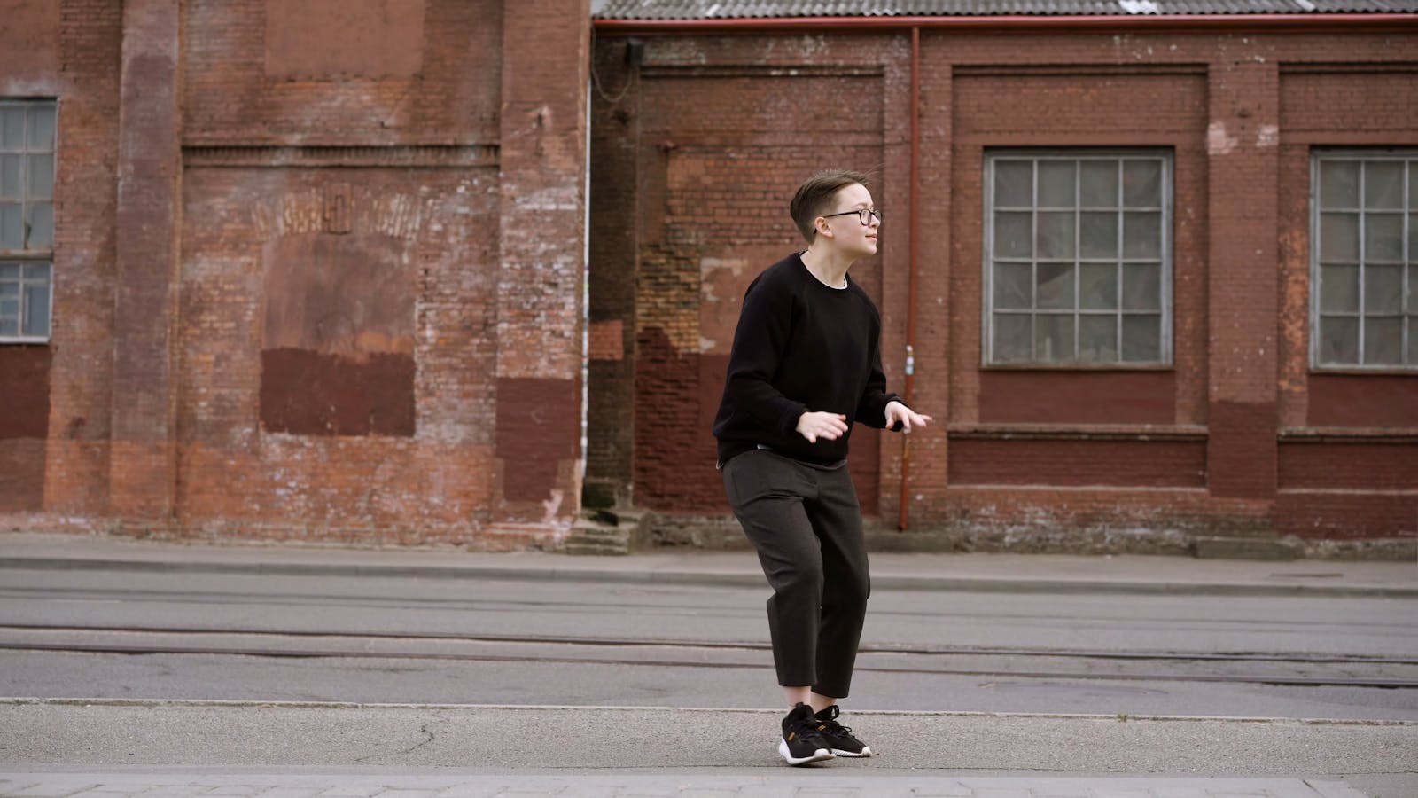 Solo Dance Videos, Download The BEST Free 4k Stock Video Footage & Solo ...