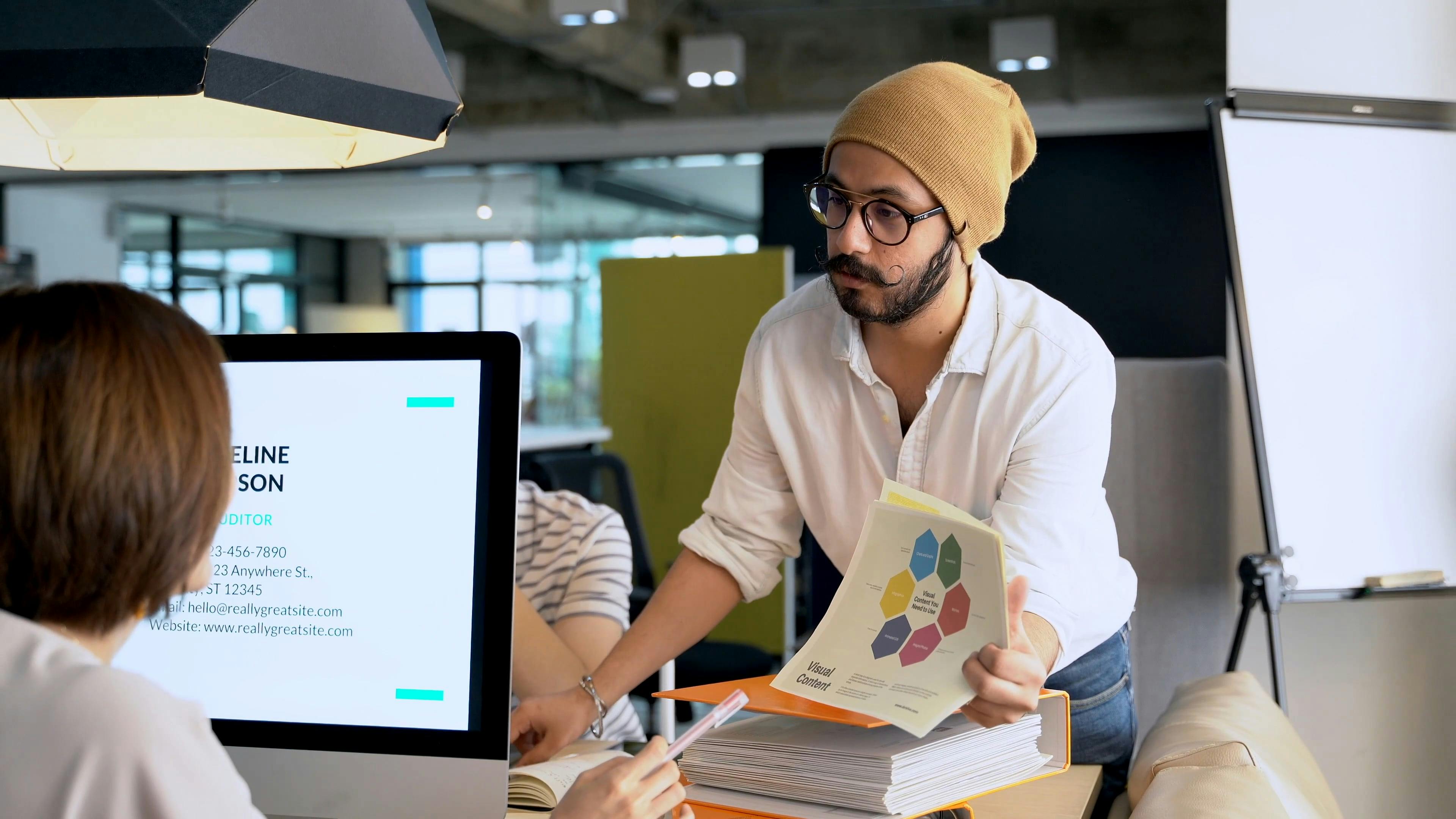 Men Designing In Pc With Showing Thump Videos, Download The BEST Free ...