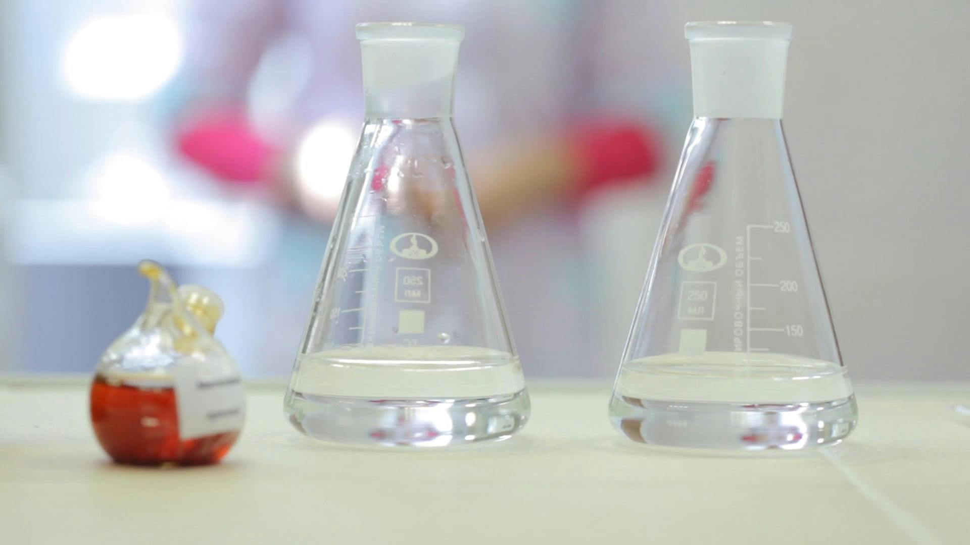 Close-Up Video Of Erlenmeyer Flasks · Free Stock Video