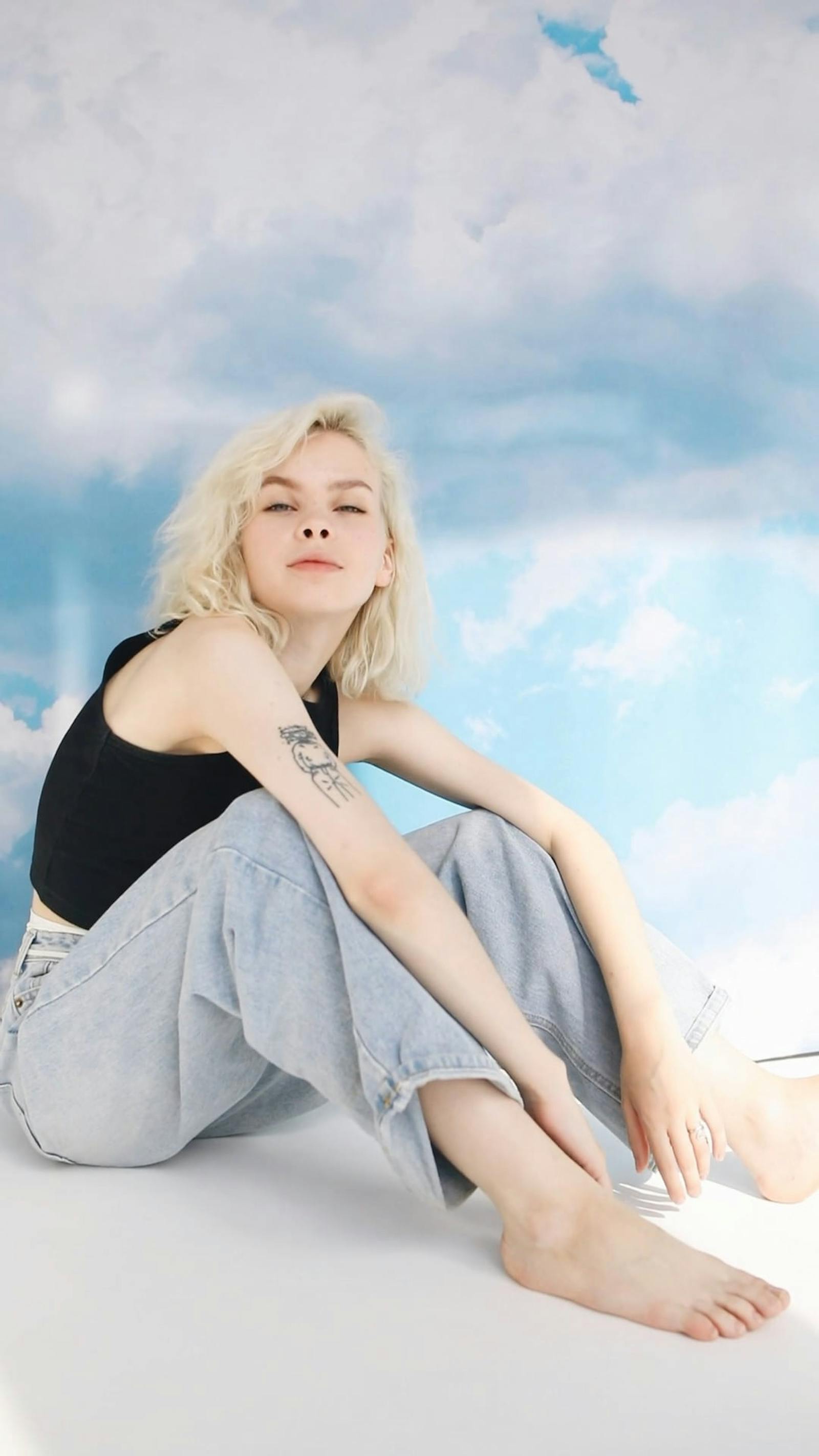 16 Year Old Teen Beauties Posing Xx Videos, Download The BEST Free 4k ...