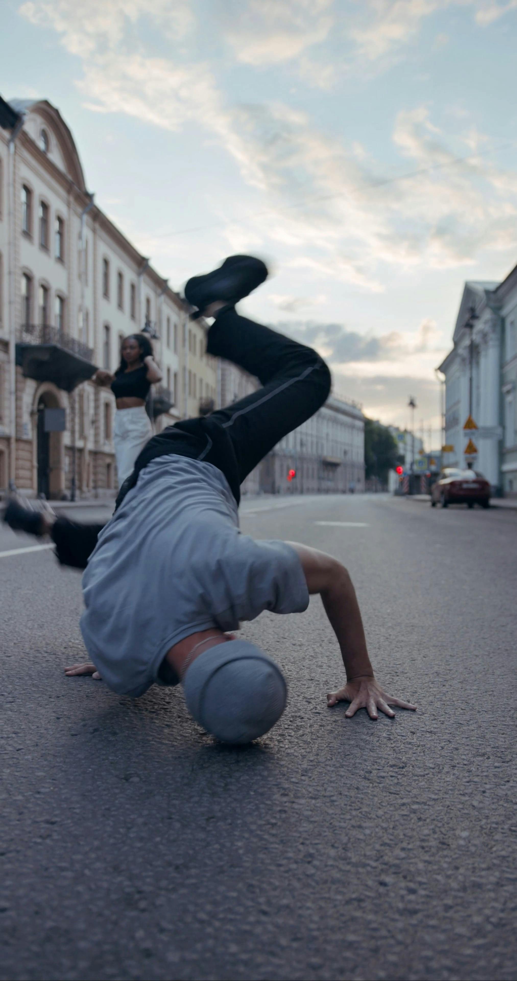 Breakdance Videos, Download The BEST Free 4k Stock Video Footage ...