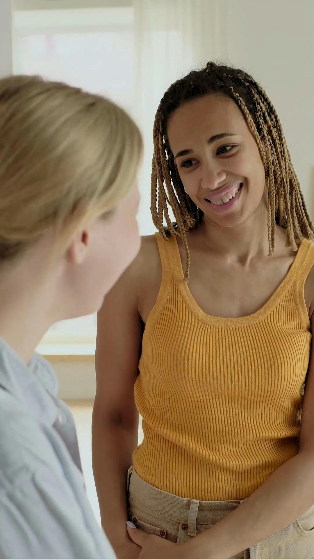 Friends Talking Videos, Download The BEST Free 4k Stock Video Footage ...