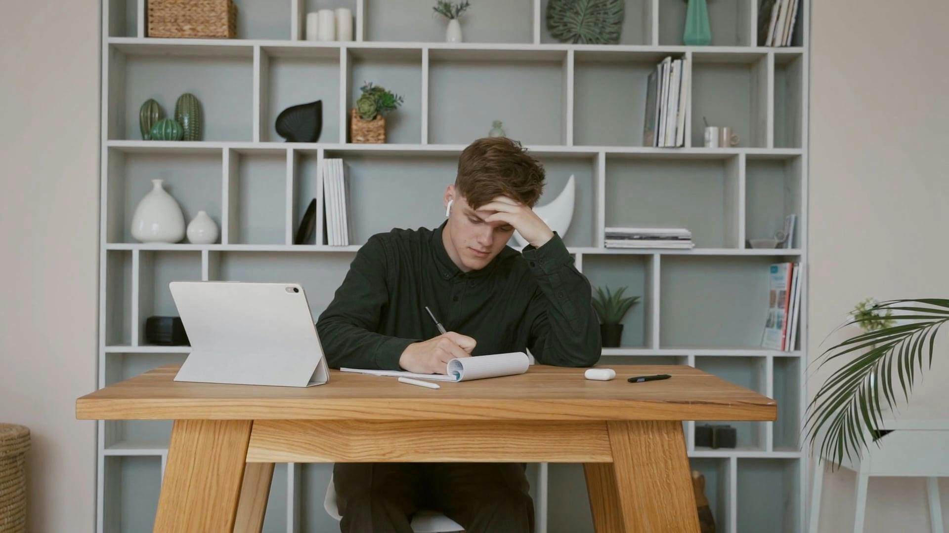 Desk Shelf Videos, Download The BEST Free 4k Stock Video Footage & Desk ...