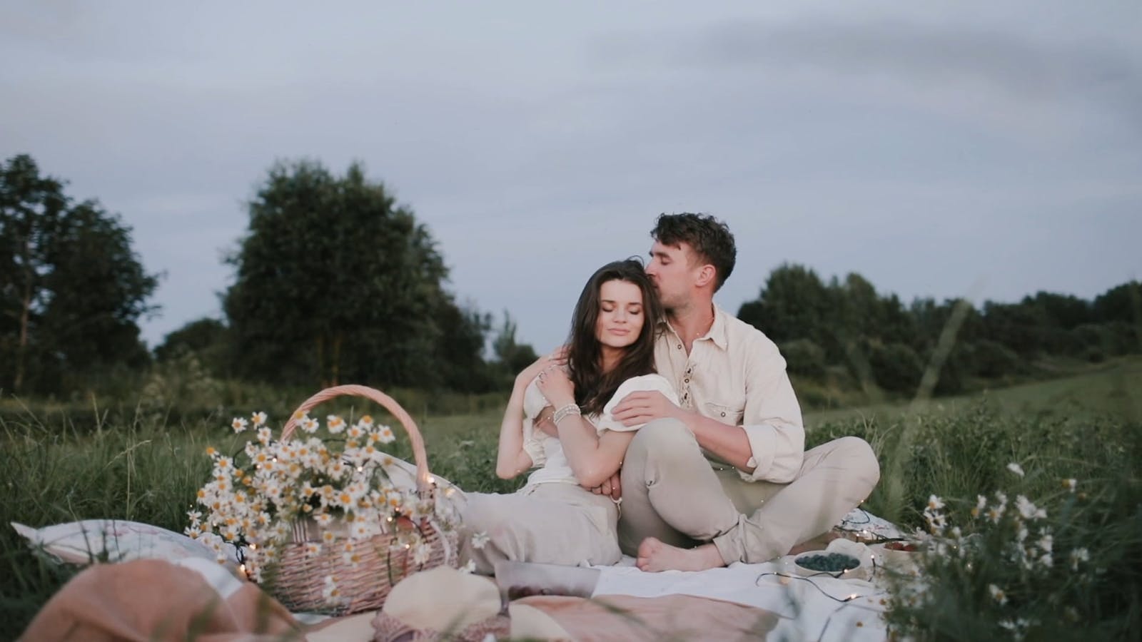 Lip Kiss Romantic Couple Videos, Download The BEST Free 4k Stock Video ...