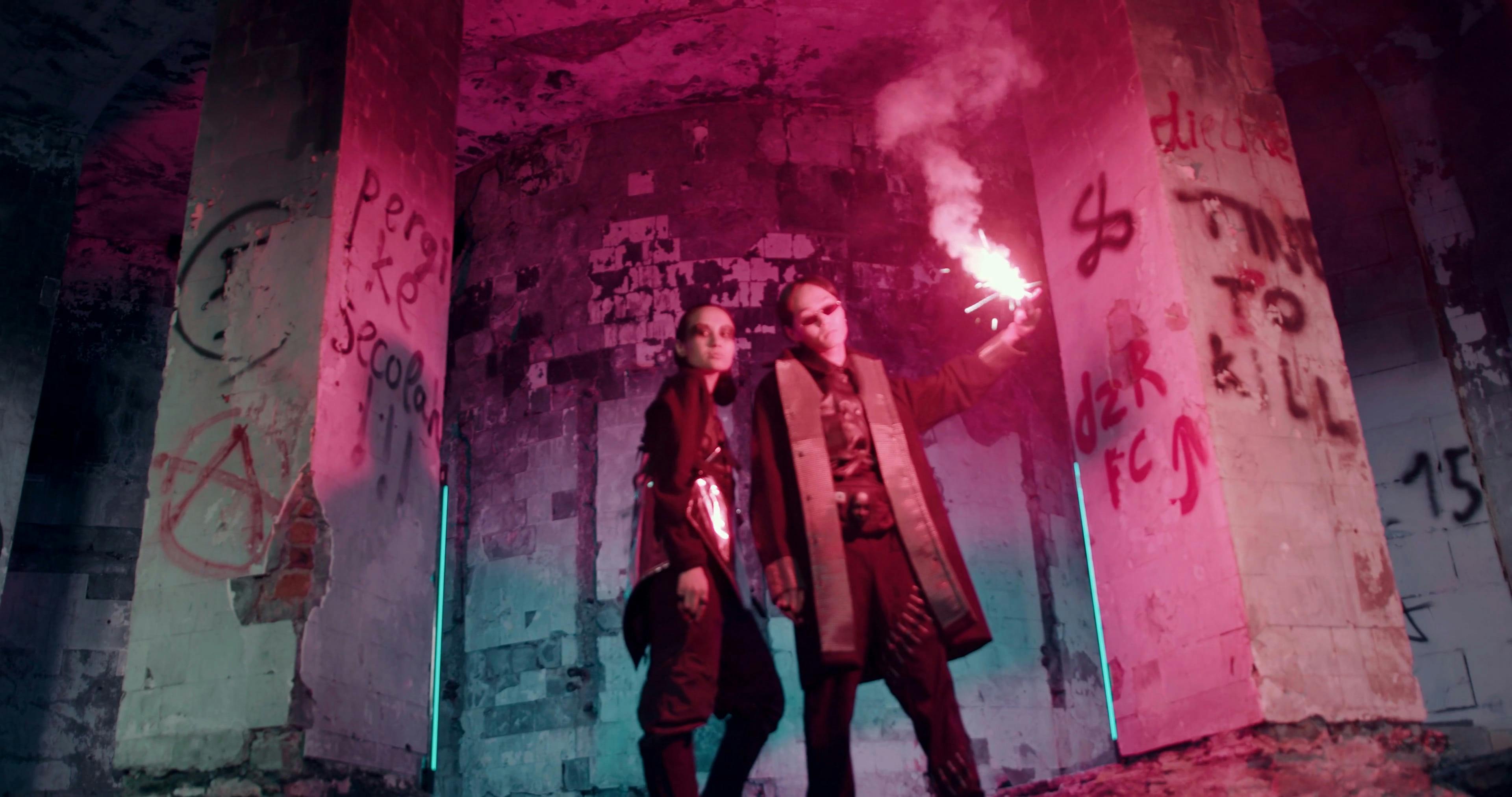 Video gratuito di abbigliamento, abiti, accessorio, acconciatura ...