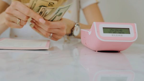 1,392+ Best Free Counting money 4K Stock Video Footage & Royalty-Free ...