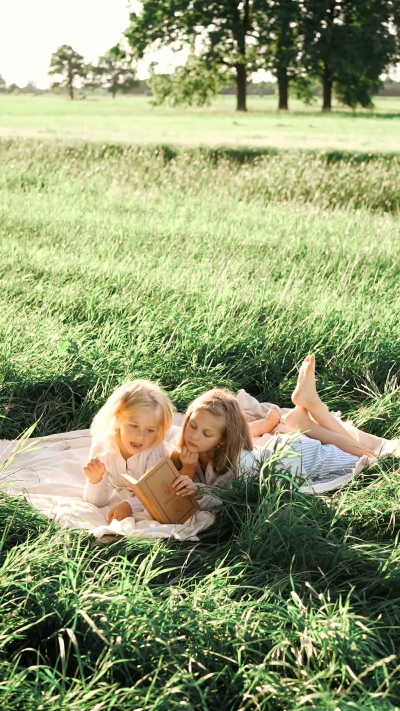 Cute Girls Reels Videos, Download The BEST Free 4k Stock Video Footage ...