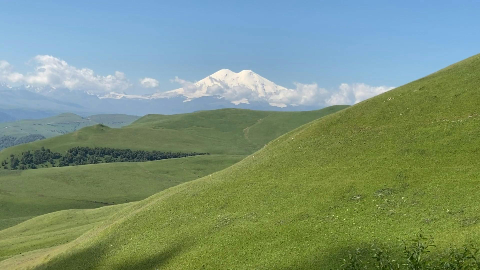 Beautiful View OF Rocky Mountains With Grassland · Free Stock Video