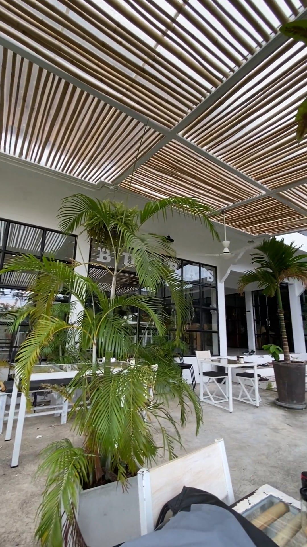 Heavy Rain Outside the Restaurant · Free Stock Video
