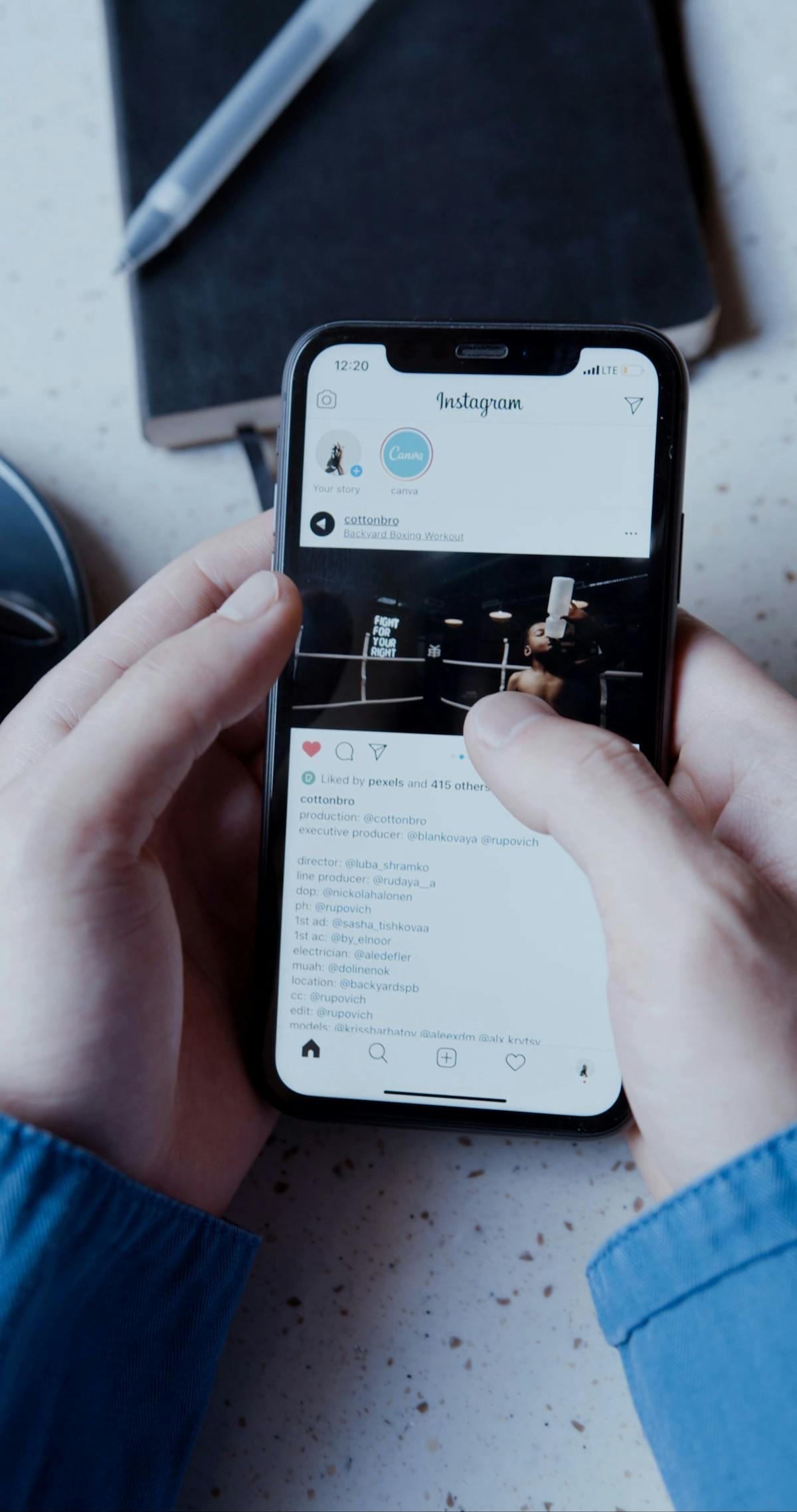 Scrolling Instagram Videos, Download The BEST Free 4k Stock Video Footage & Scrolling Instagram ...