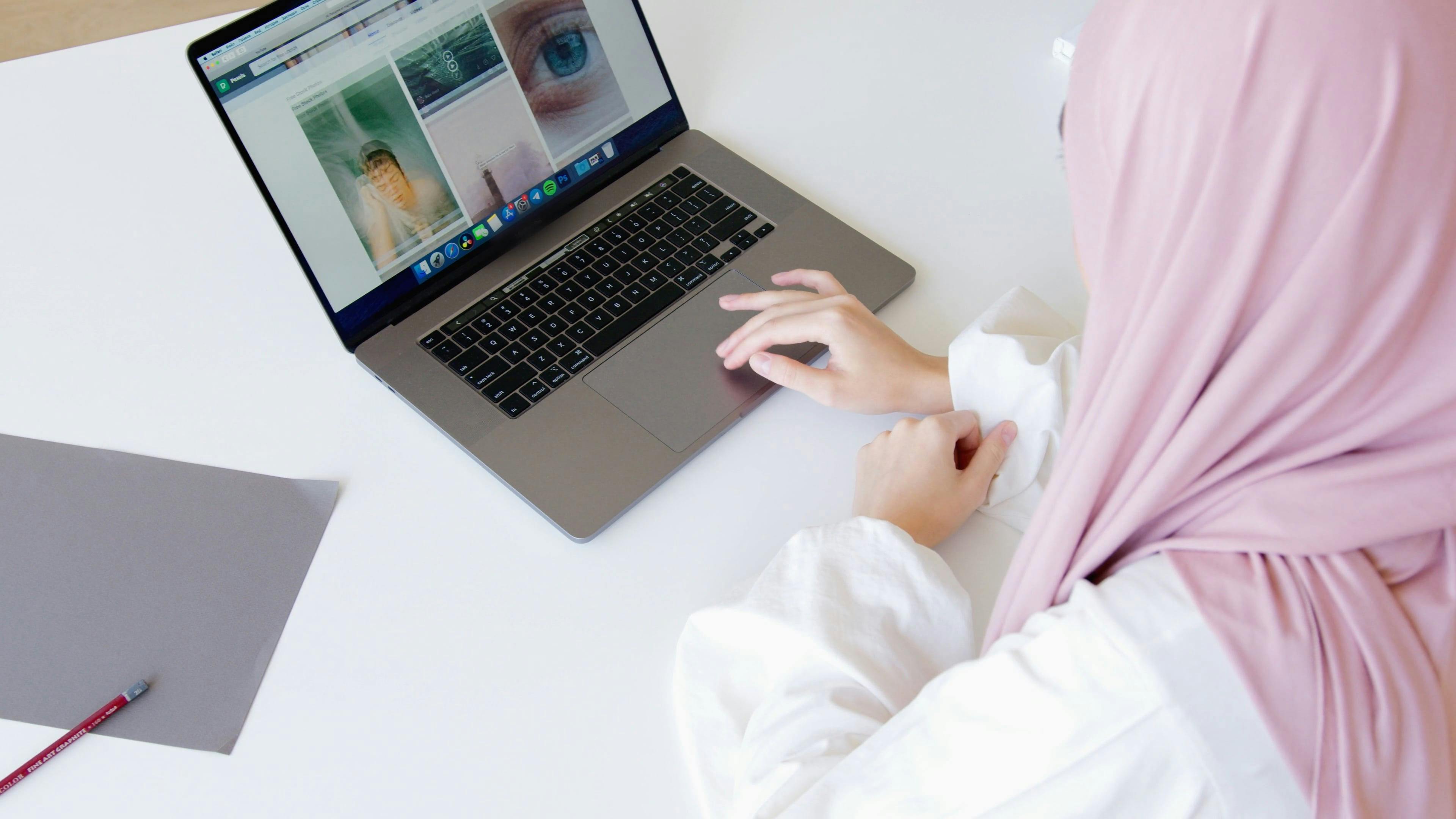 Internet Research Videos, Download The BEST Free 4k Stock Video Footage ...