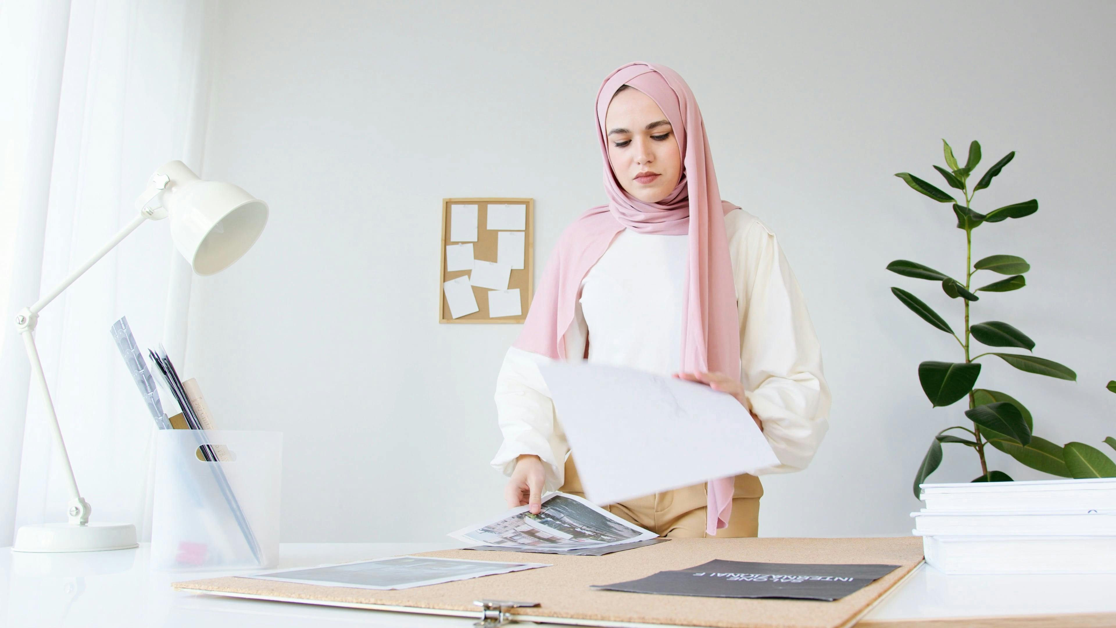 Portrait In Busy Background Videos, Download The BEST Free 4k Stock ...