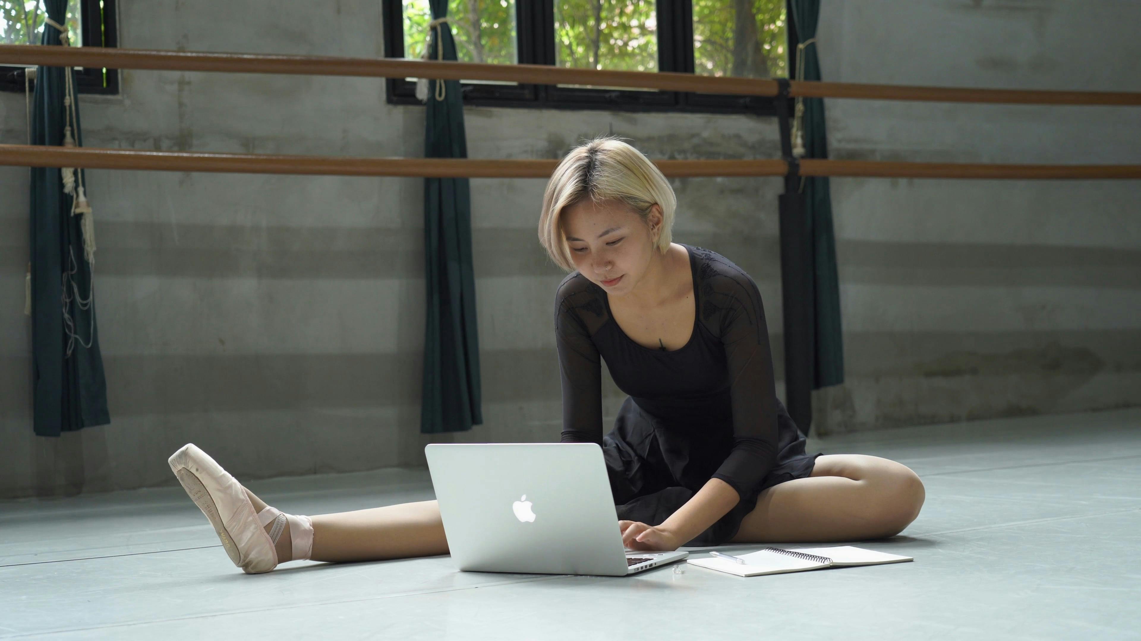 Online Forms Videos, Download The BEST Free 4k Stock Video Footage ...