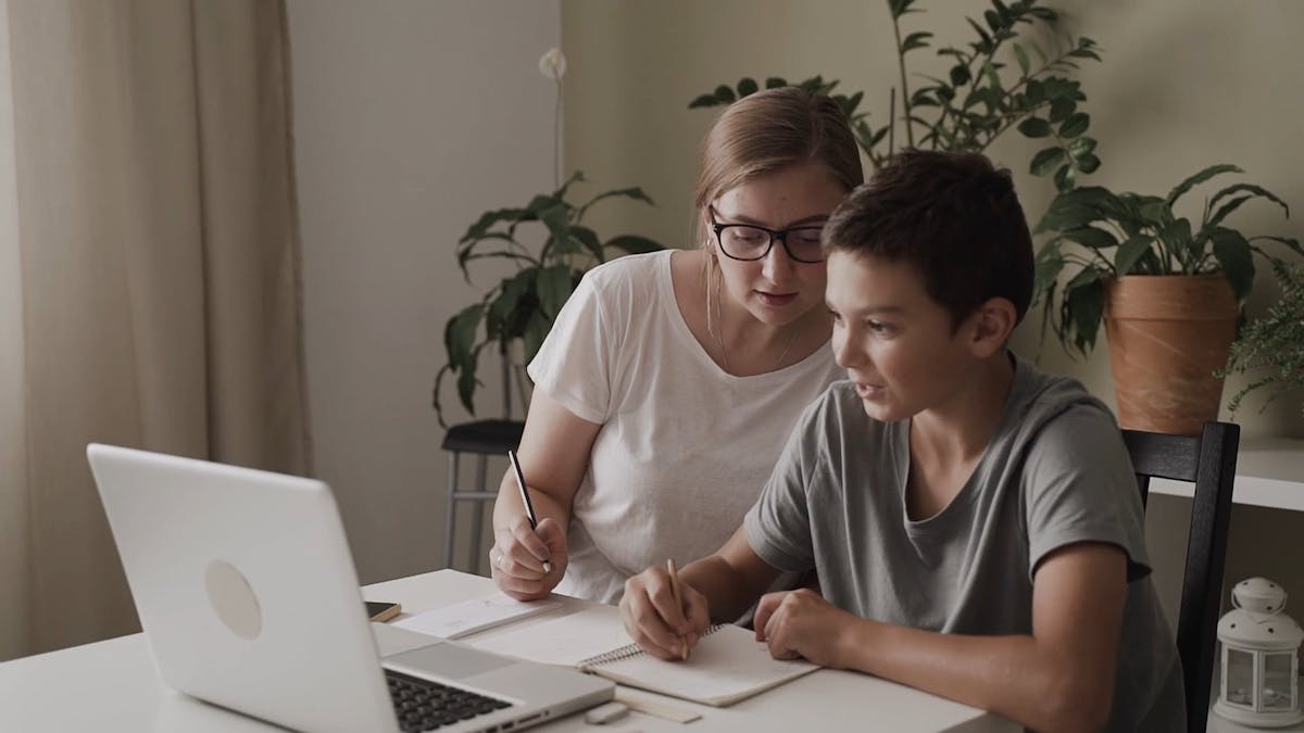 Online Learning Videos, Download The BEST Free 4k Stock Video Footage ...