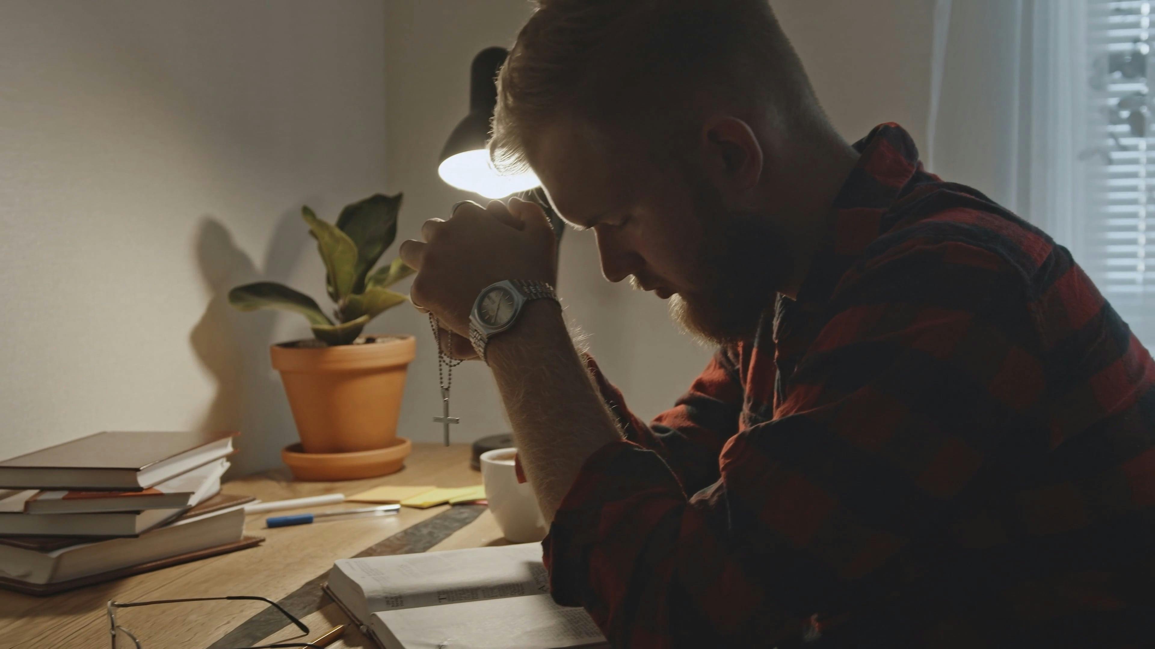 People Praying Videos, Download The BEST Free 4k Stock Video Footage ...