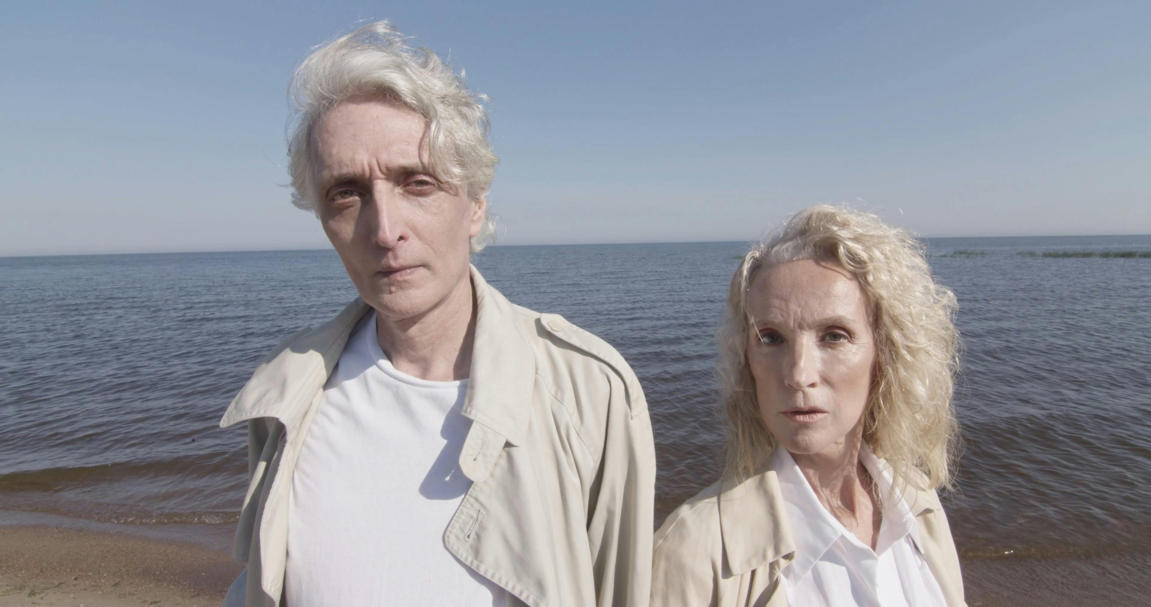 Vídeos de stock gratuitos sobre afecto, al aire libre, amor, brisa ...