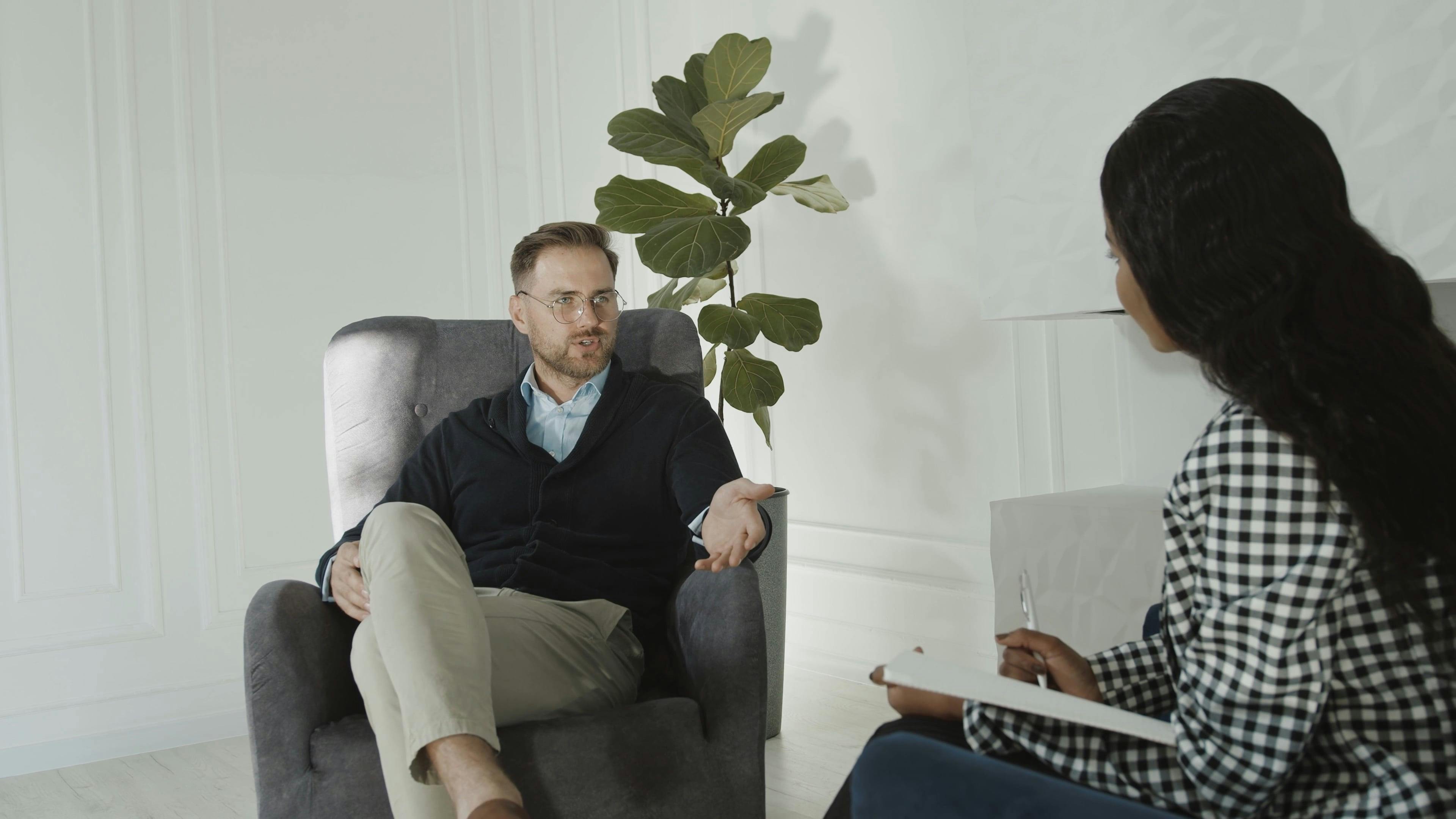 Man Explaining His Problems to the Psychologist · Free Stock Video Man Explaining His Problems to the Psychologist · Free Stock Video
