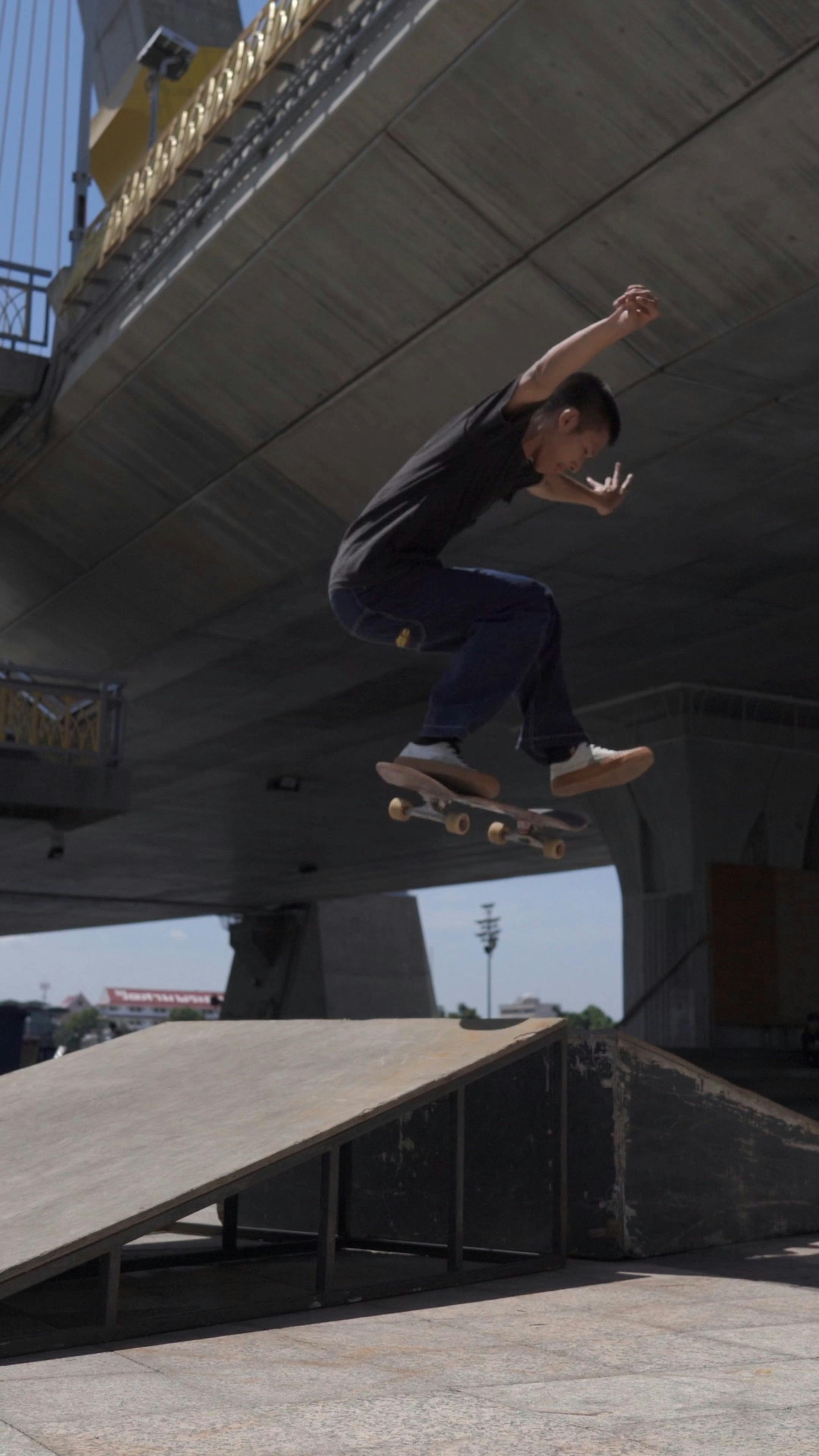 Man Jumping from a Skate Ramp · Free Stock Video