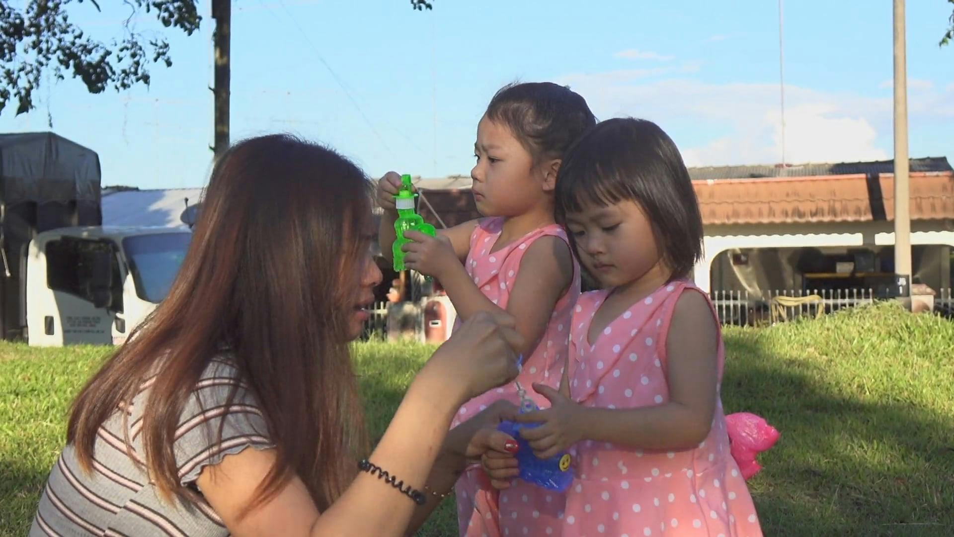 Mom Truck Videos, Download The BEST Free 4k Stock Video Footage & Mom ...