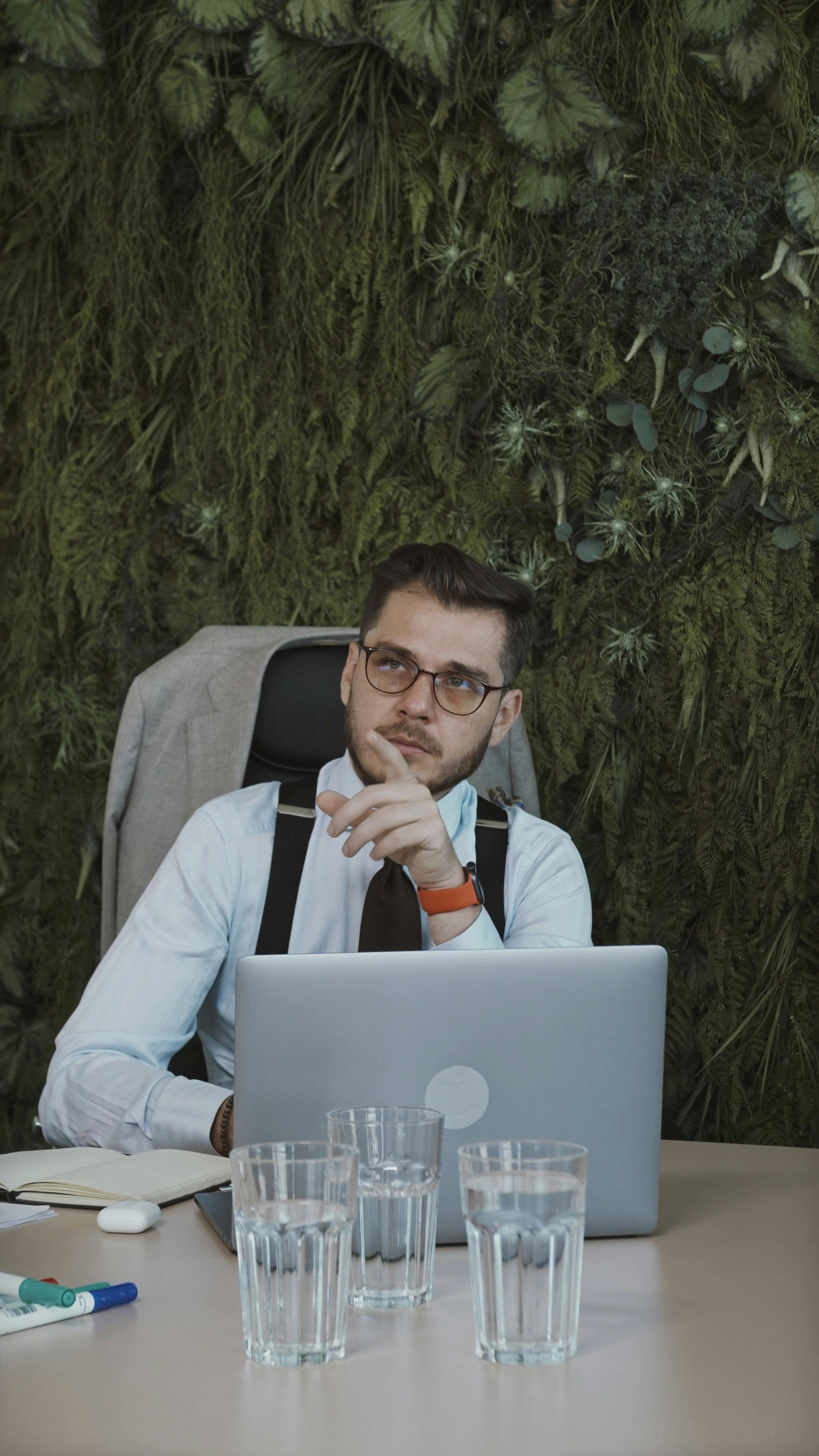 Black Screen Tablet Videos, Download The BEST Free 4k Stock Video ...