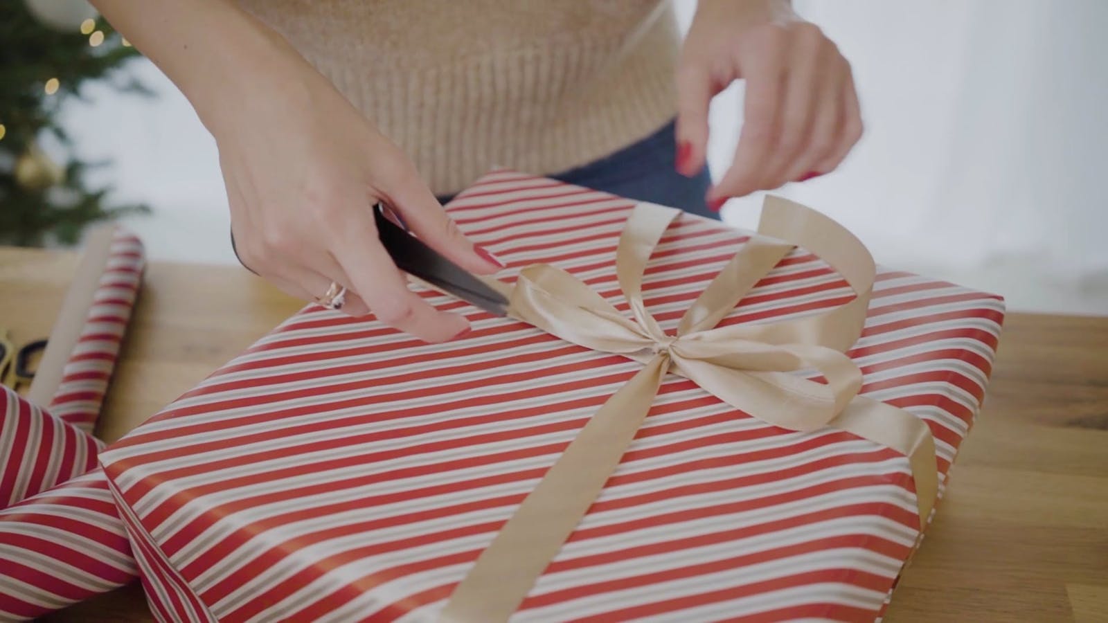 Gift Wrapping Videos, Download The BEST Free 4k Stock Video Footage ...