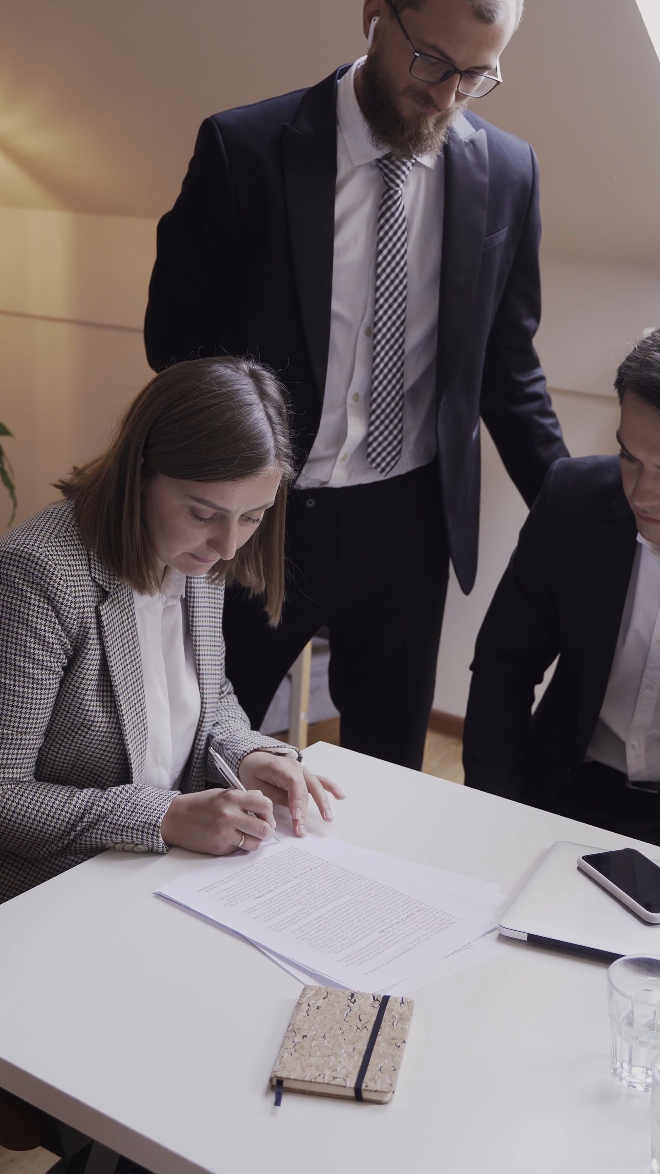 People Signing a Contract Free Stock Video Footage, Royalty-Free 4K ...