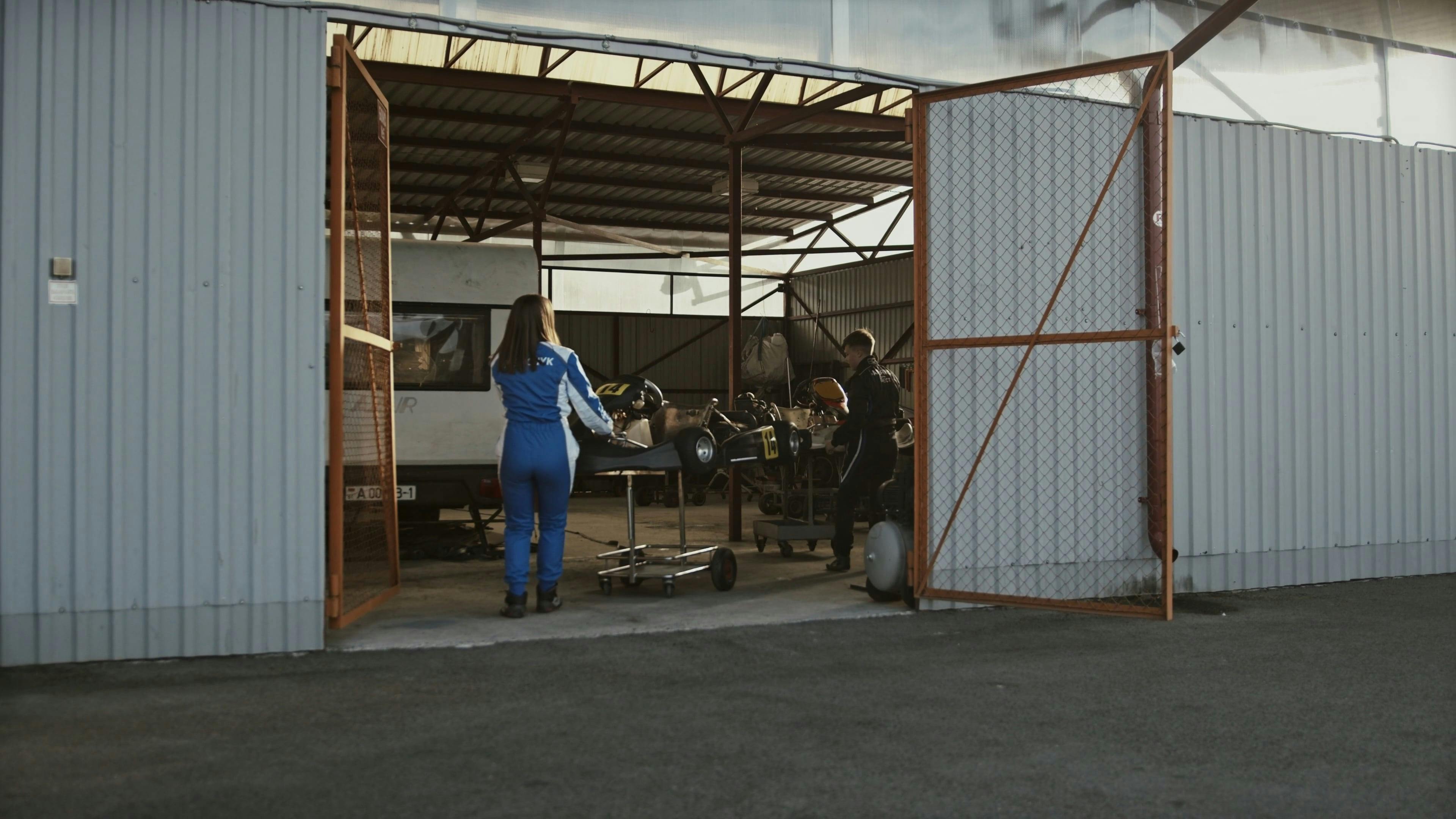 Mechanics At Pit Videos, Download The BEST Free 4k Stock Video Footage ...