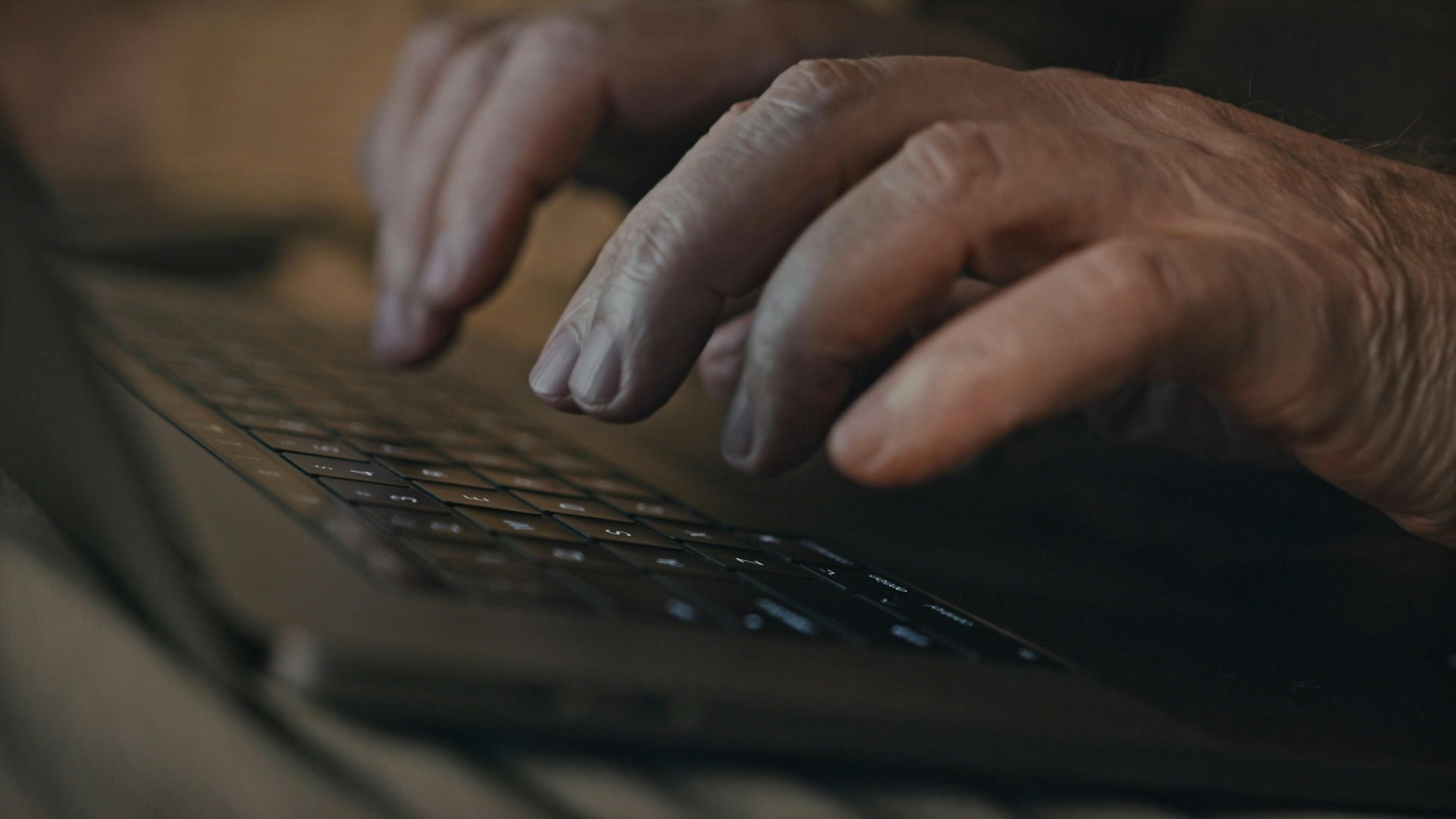 Woman Typing Really Fast on a Keyboard · Free Stock Video