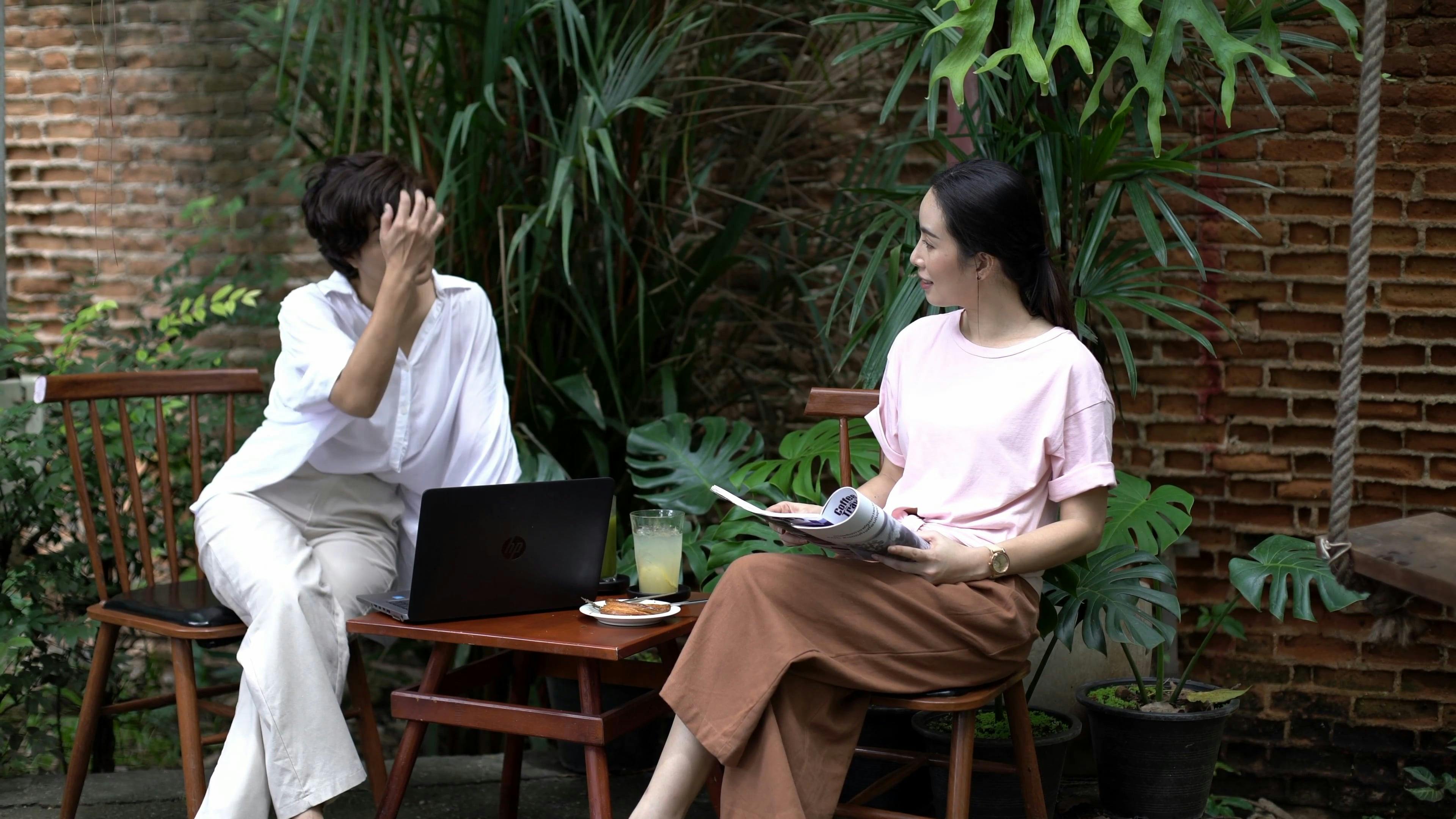 Girls Having a Conversation · Free Stock Video