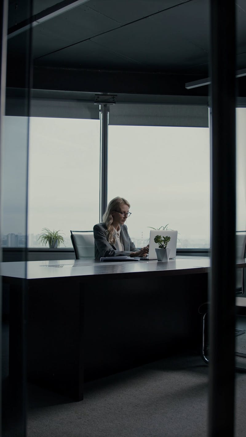 Slow Professional Office Pexels Videos, Download The BEST Free 4k Stock ...