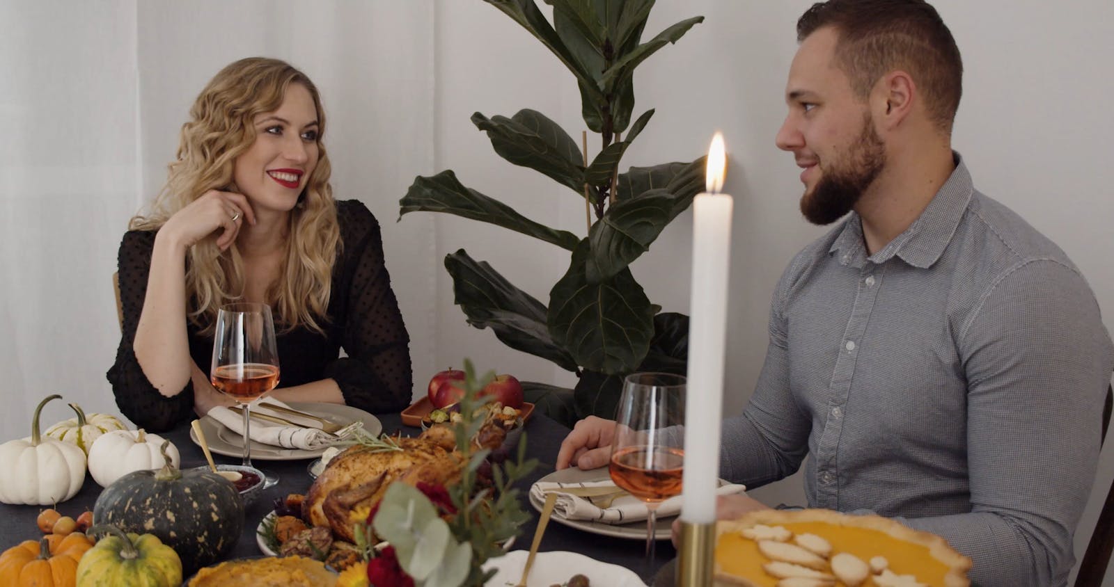 Thanksgiving Dinner Videos, Download The BEST Free 4k Stock Video Footage & Thanksgiving Dinner ...