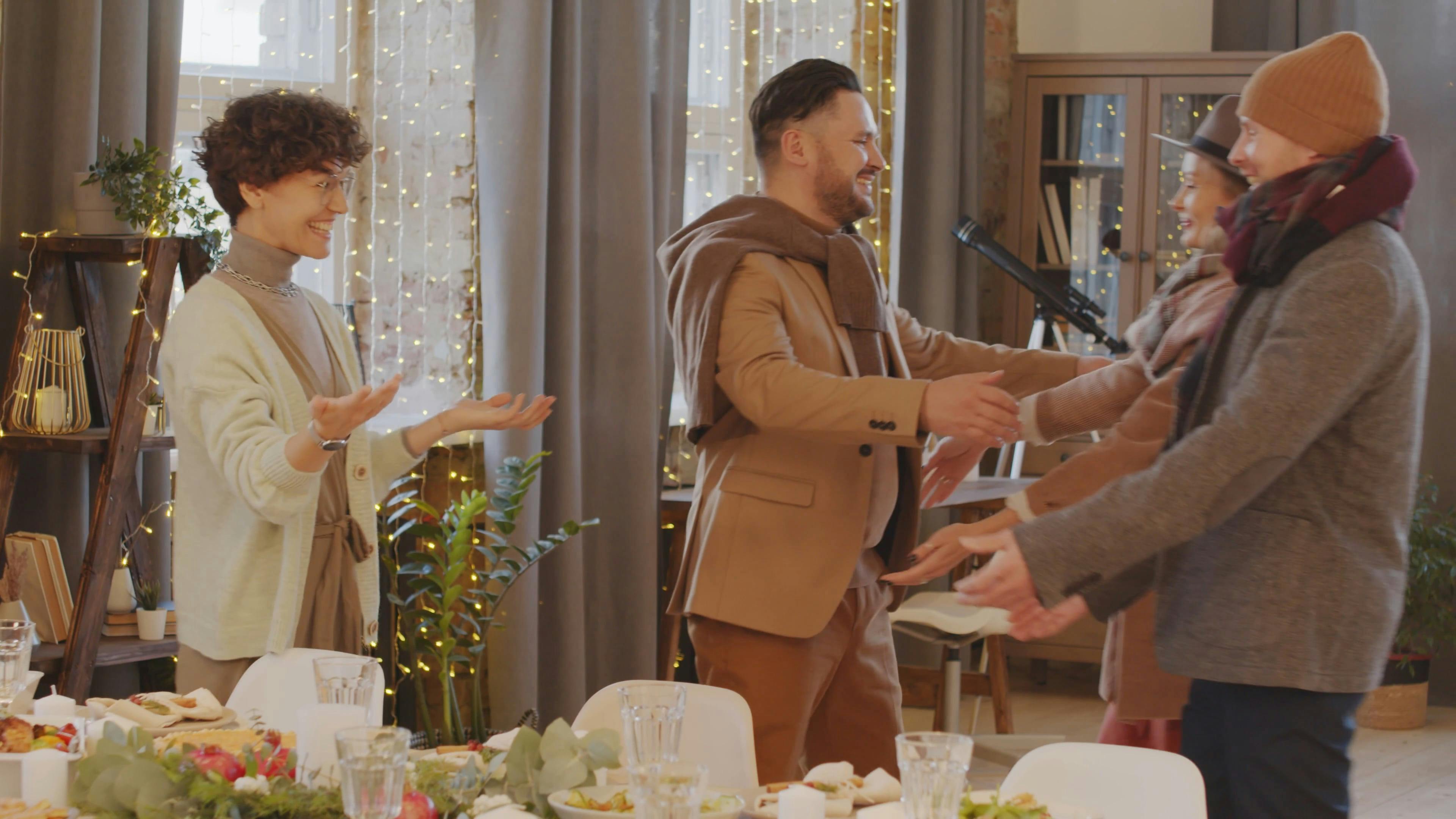 Big Et Hugs Videos, Download The BEST Free 4k Stock Video Footage & Big ...