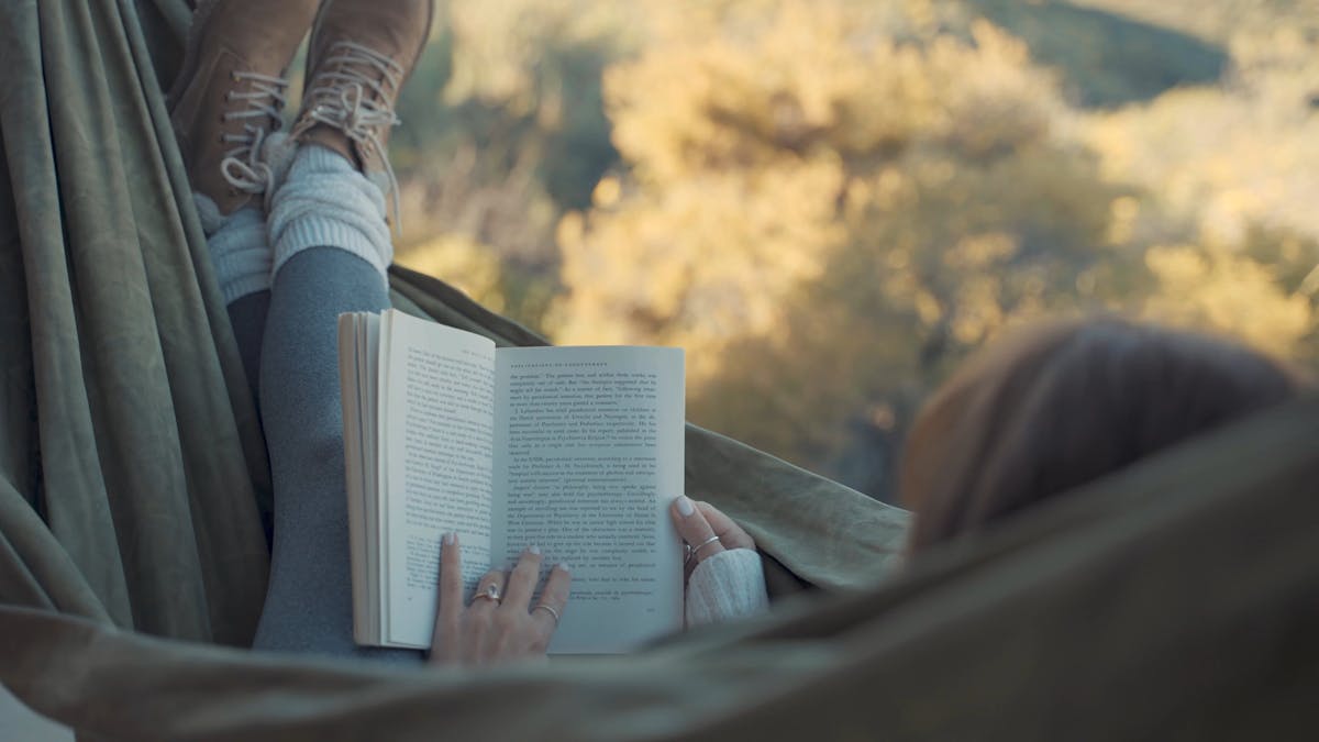 Reading A Book Videos, Download The BEST Free 4k Stock Video Footage ...